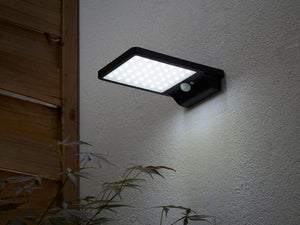 Apliques Solares: Ilumina tu Jardín con Energía Solar