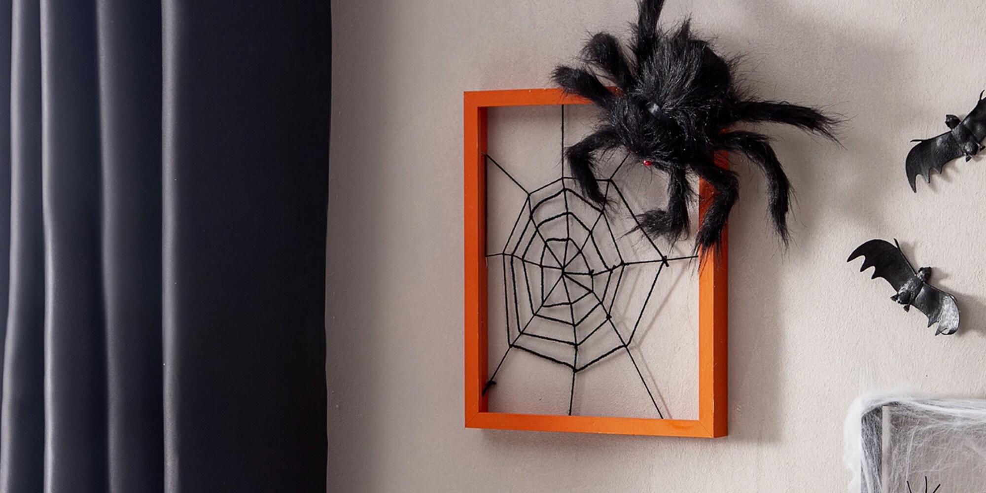 Come realizzare un quadro di ragnatele di Halloween fai da te | Leroy ...