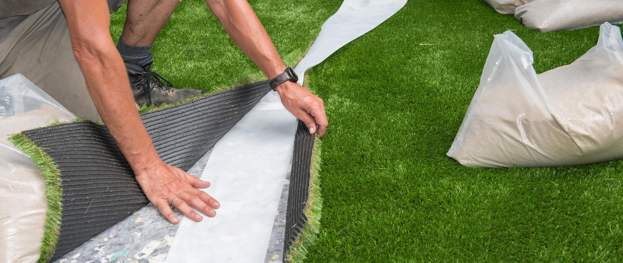 Come posare l’erba sintetica | Leroy Merlin