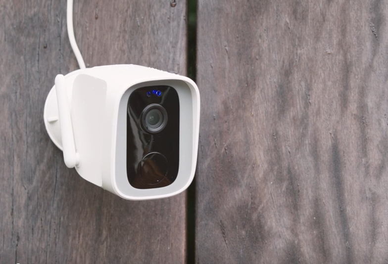 Caméra de surveillance extérieure filaire connectée, LEXMAN | Leroy Merlin