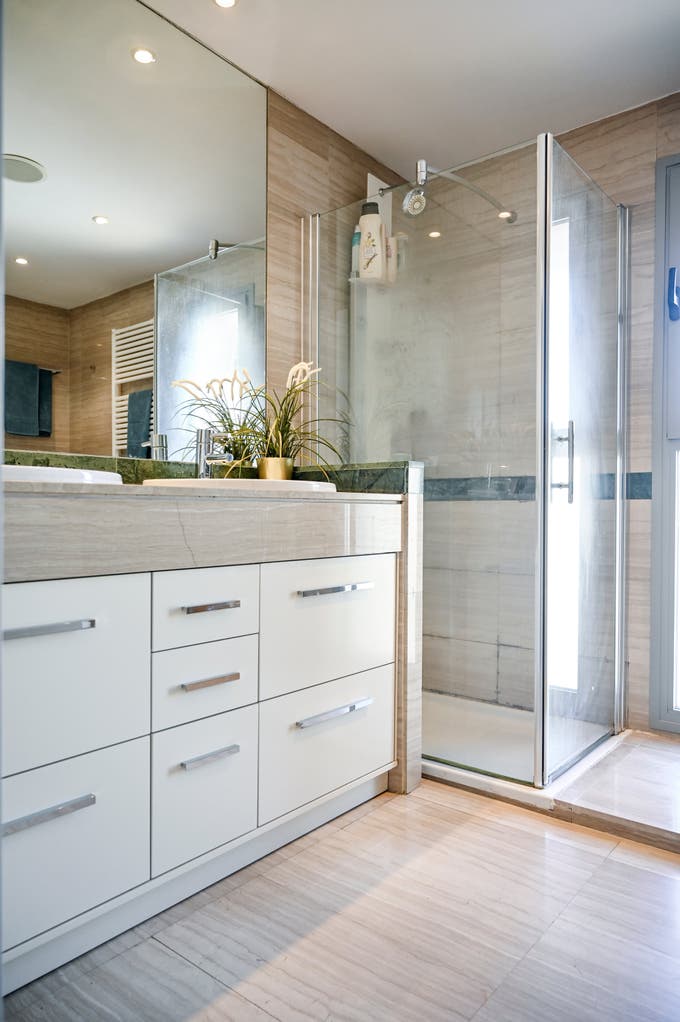 Baños modernos con ducha: las ideas más inspiradoras | Leroy Merlin