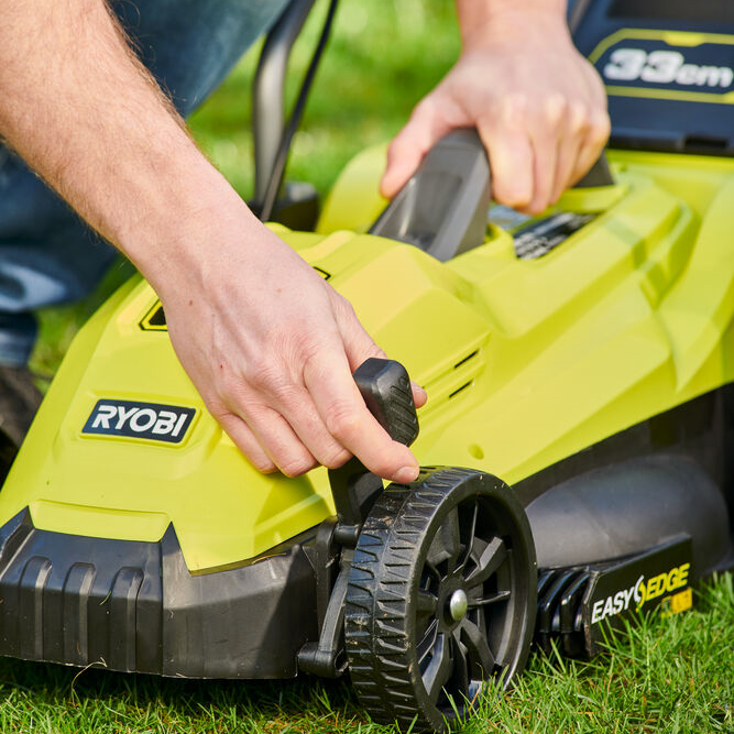 Cortacésped eléctrico RYOBI RLM3313A 1300W 33 cm ancho de corte | Leroy ...