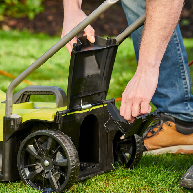 Cortacésped eléctrico RYOBI RLM3313A 1300W 33 cm ancho de corte | Leroy ...