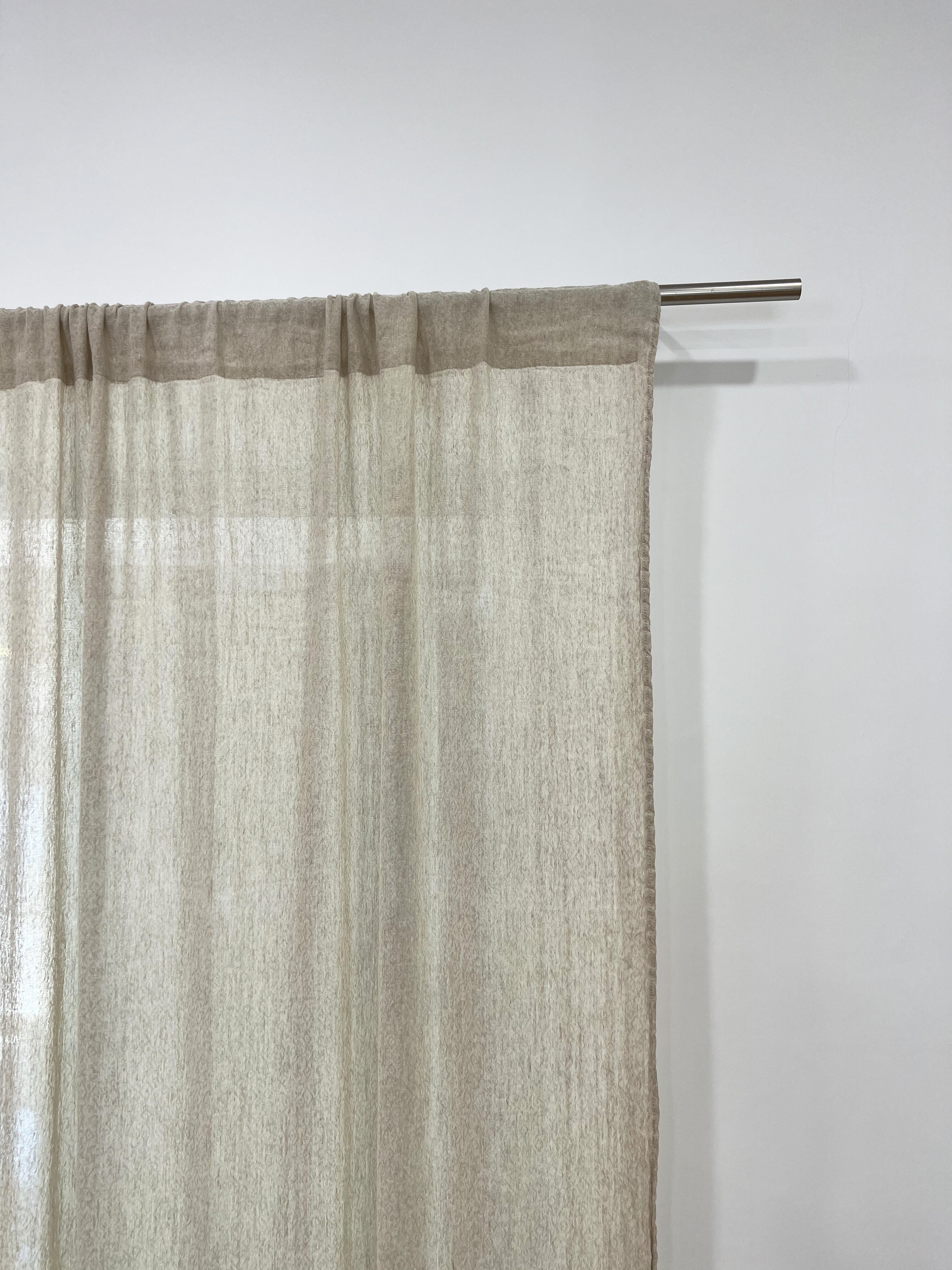 Visillo pasabarras Mahon lino liso beige de 140x270cm | Leroy Merlin