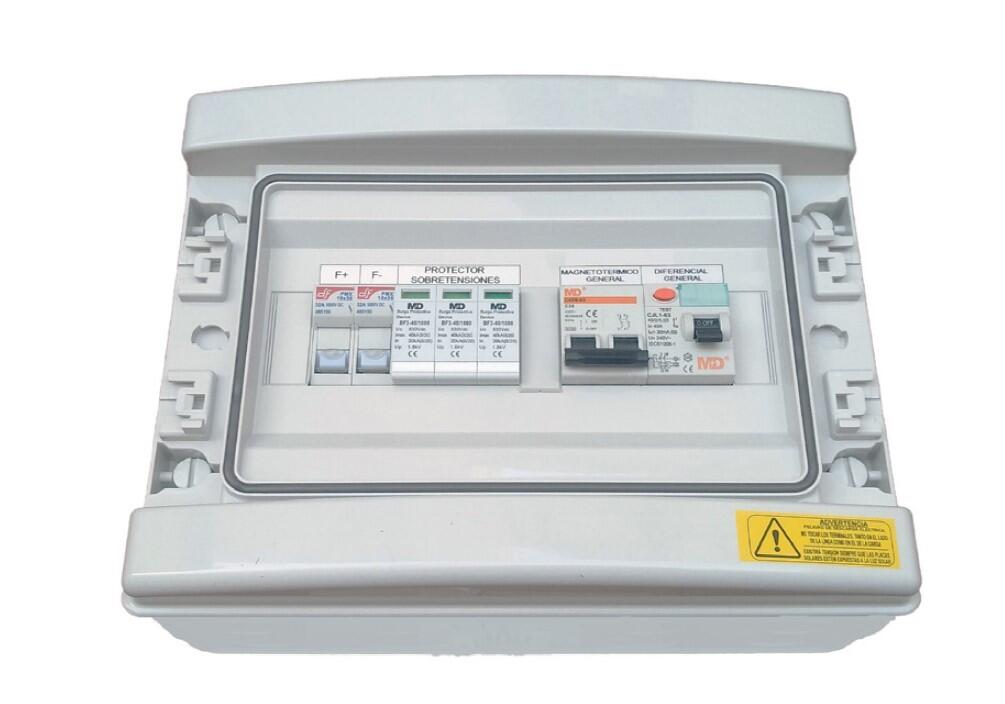 Cuadro de protección CC/CA 1X12 1C 10A 2KW M/F | Leroy Merlin