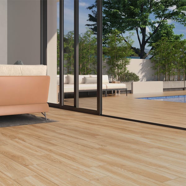 Suelo porcelánico Ipanema efecto madera taupe 20x75 cm C1 ARTENS ...