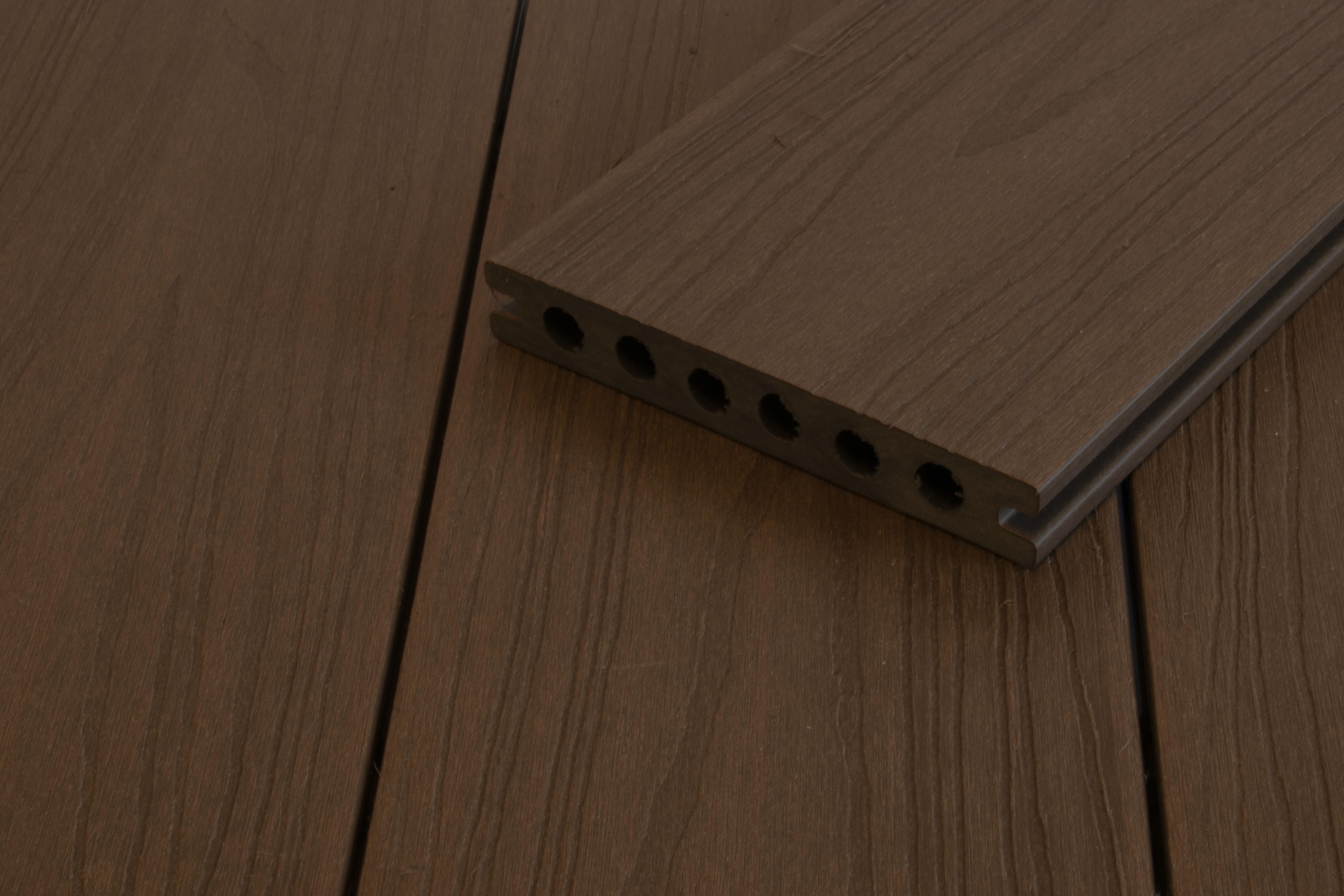 Listone in composito di legno e plastica (wpc) dak-shield nature ...