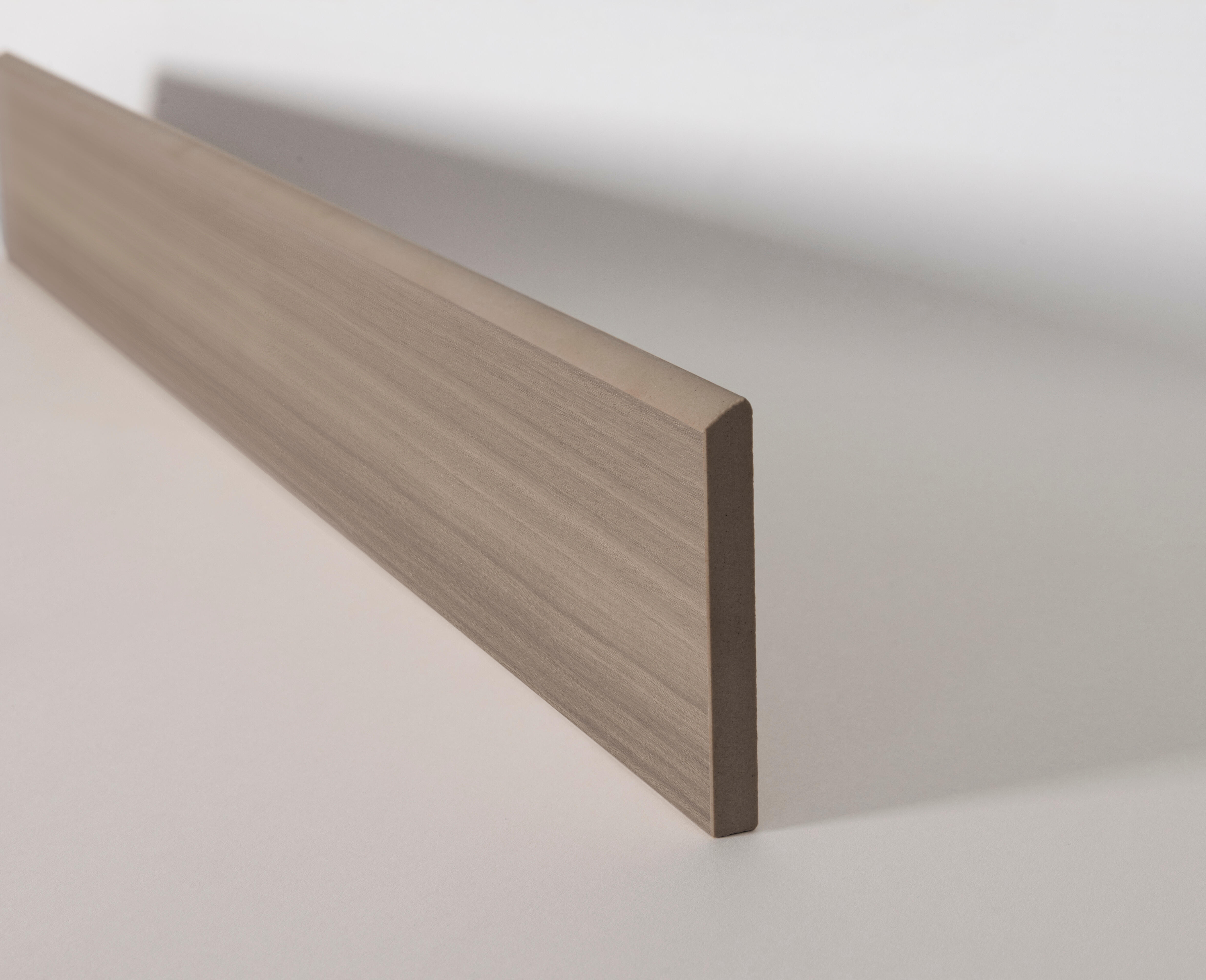 Pack de 10 Rodapiés porcelánico Eukalypt 60x9 cm madera beige SALONI ...