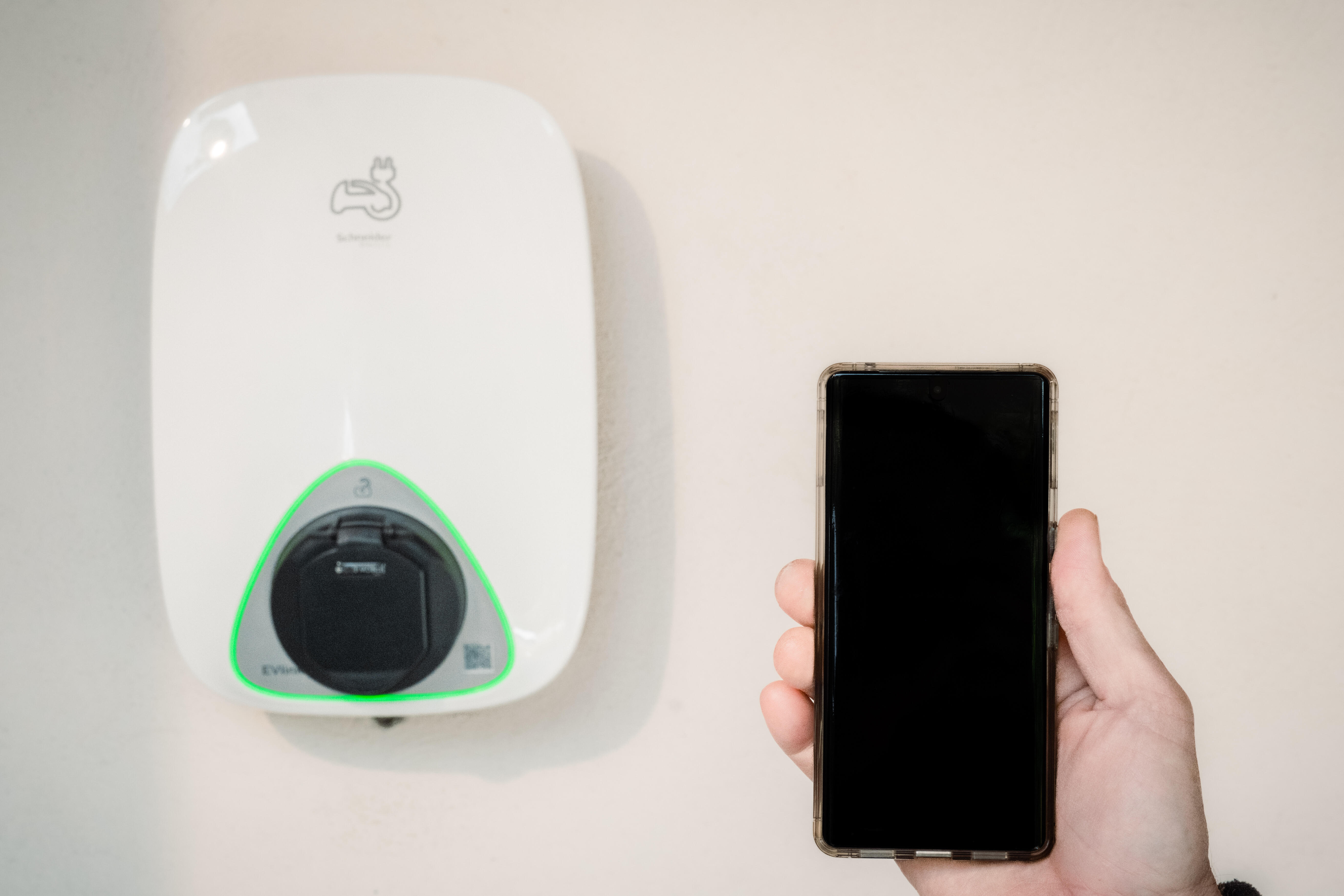 Borne de recharge pour voiture électrique 7.4KW Smart EVLINK, SCHNEIDER ...