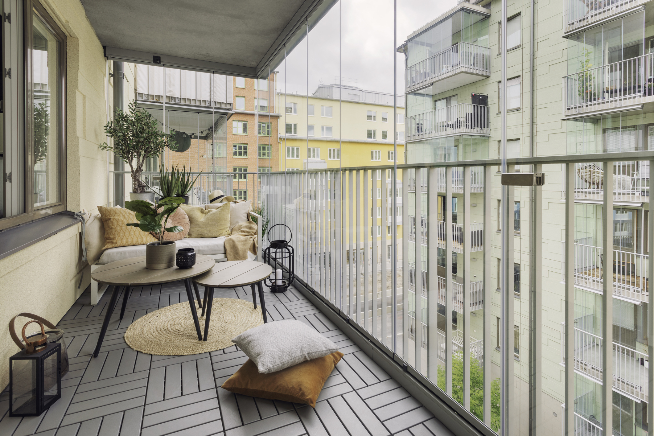 Jak urządzić balkon w bloku – 4 proste inspiracje - Leroy Merlin