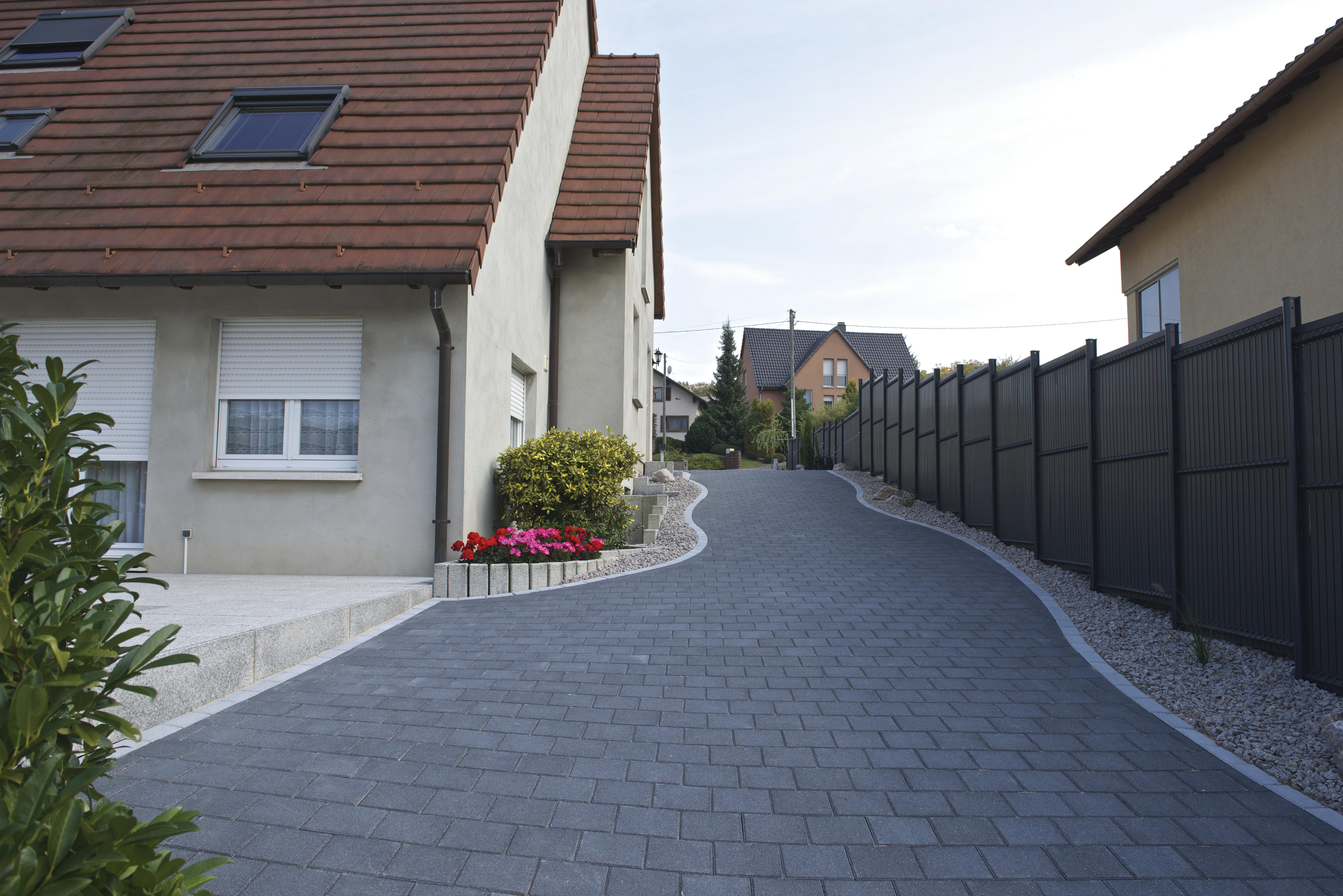 Pavé béton classique, noir L.20 cm x l.20 cm x Ep.60 mm | Leroy Merlin