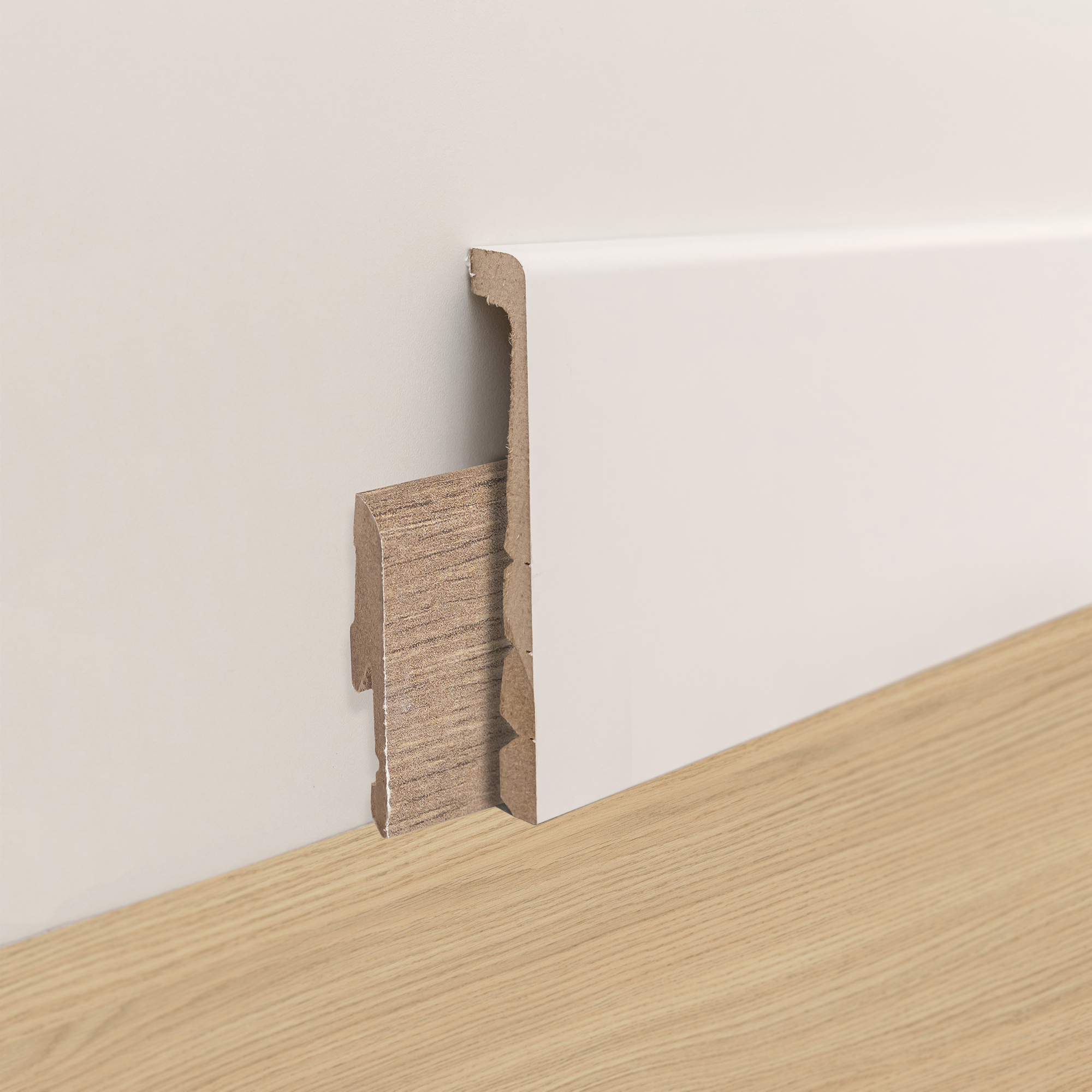 Surplinthe de rénovation mdf, blanche, H. 12.9 cm x L. 2.4 m, Ep.26 mm ...