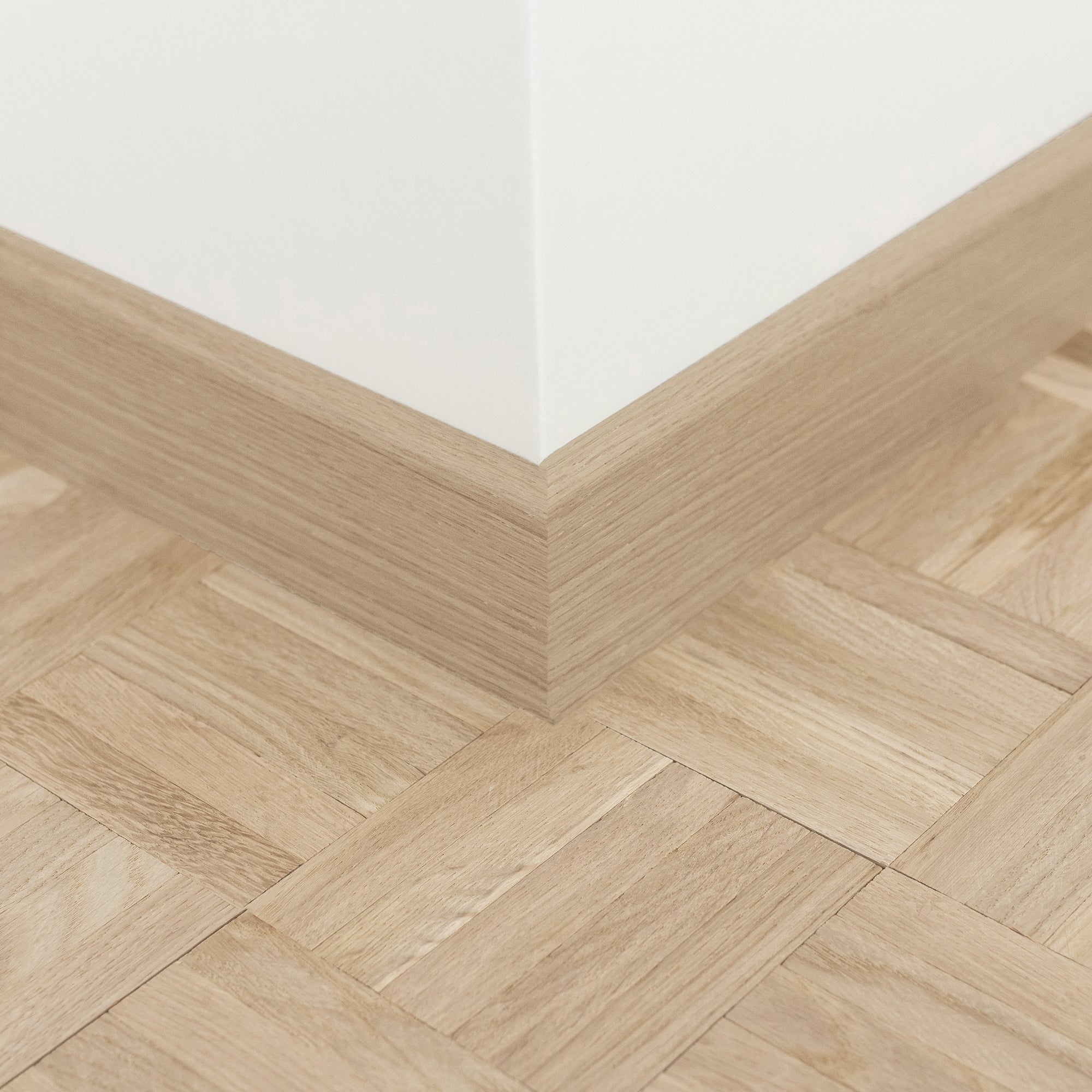 Plinthe mdf, plaquée chêne, H. 7.8, Ep.14 mm ARTENS | Leroy Merlin