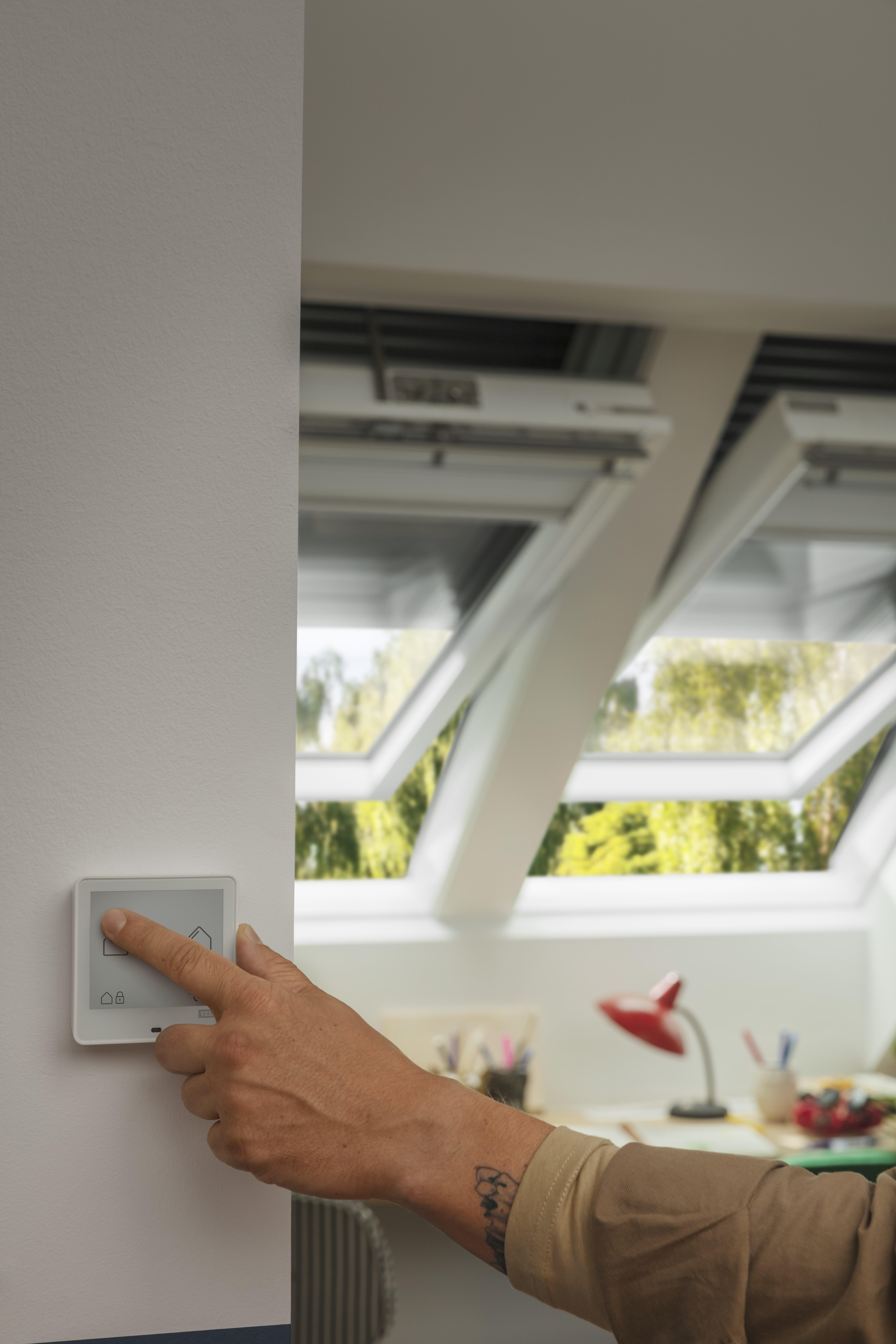 Commande tout en un KLR 300 VELUX touch | Leroy Merlin