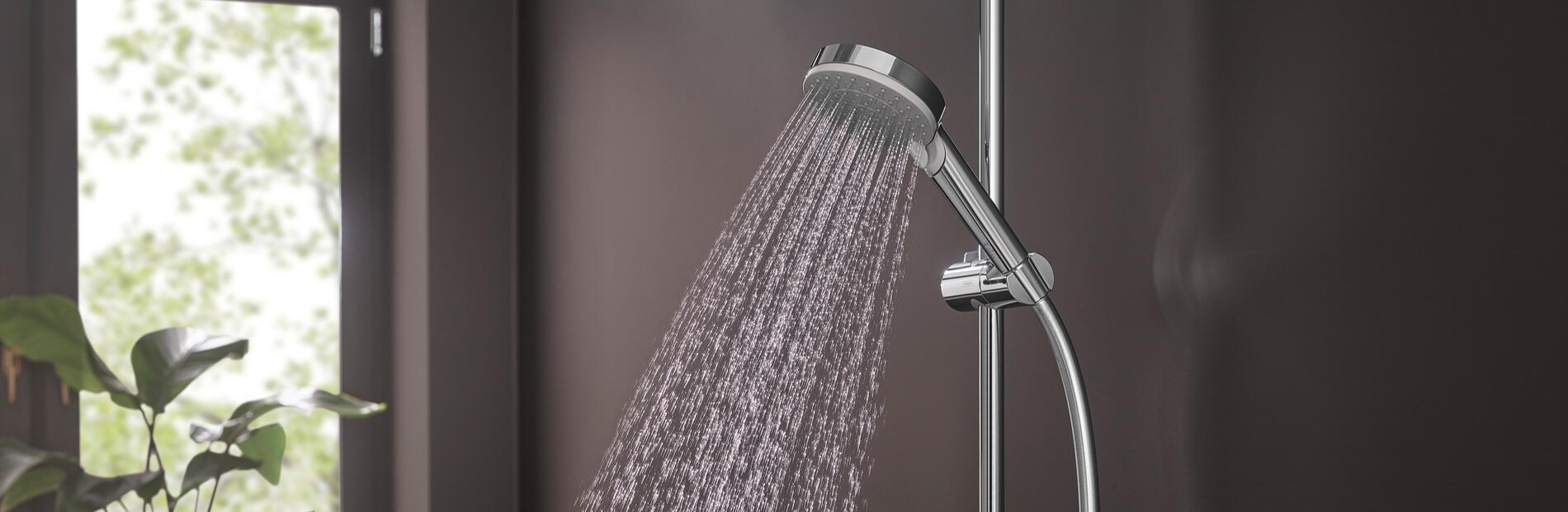 Découvrir les pommeaux de douche, sets de douche et flexibles | Leroy ...