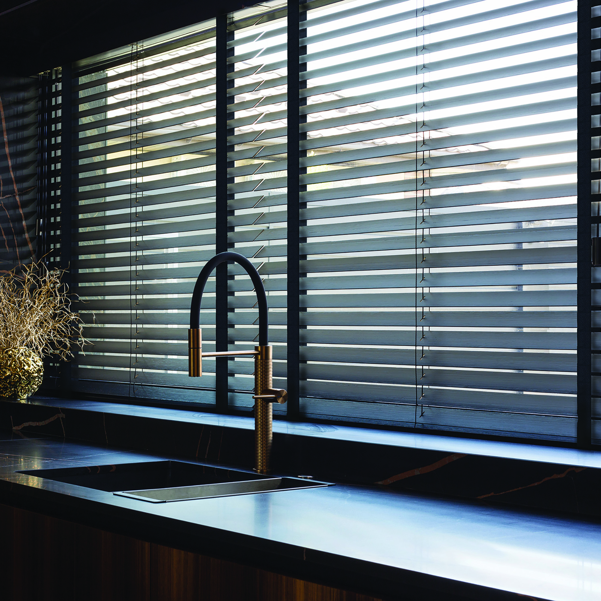 Store vénitien bambou 50 mm, Avec galon noir, l.160 x H.250 cm, MADECO ...