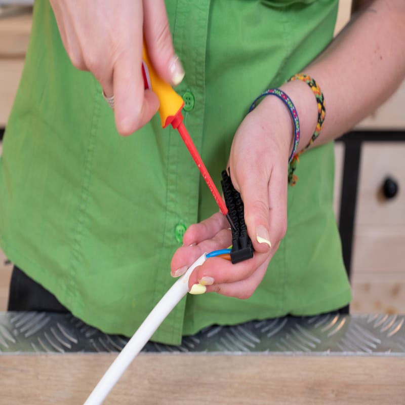 ¿Cómo empalmar cables? | Leroy Merlin