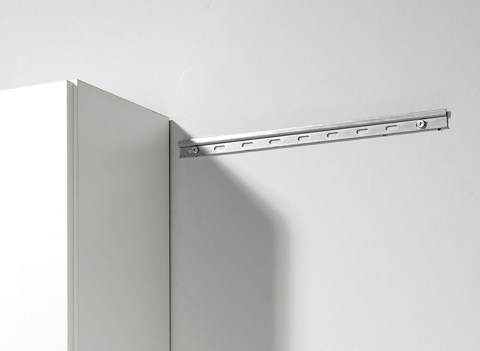 Rail de suspension meuble métal 2000 mm | Bricoman