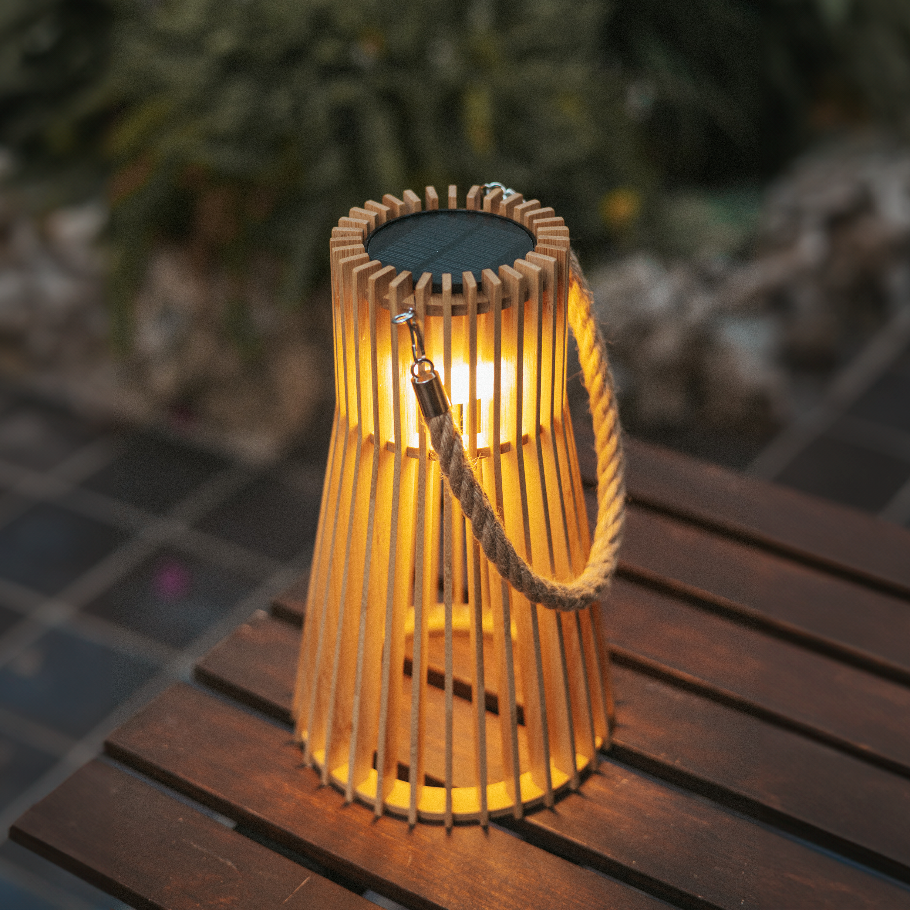 Lampe luminaire solaire extérieure | Leroy Merlin