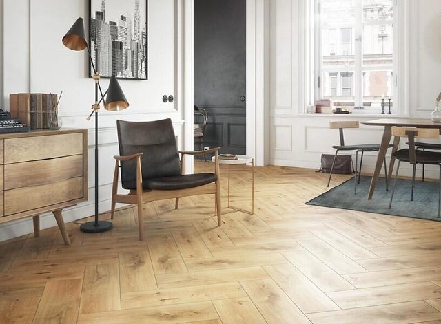 Carrelage sol Effet bois pose en chevron | Bricoman