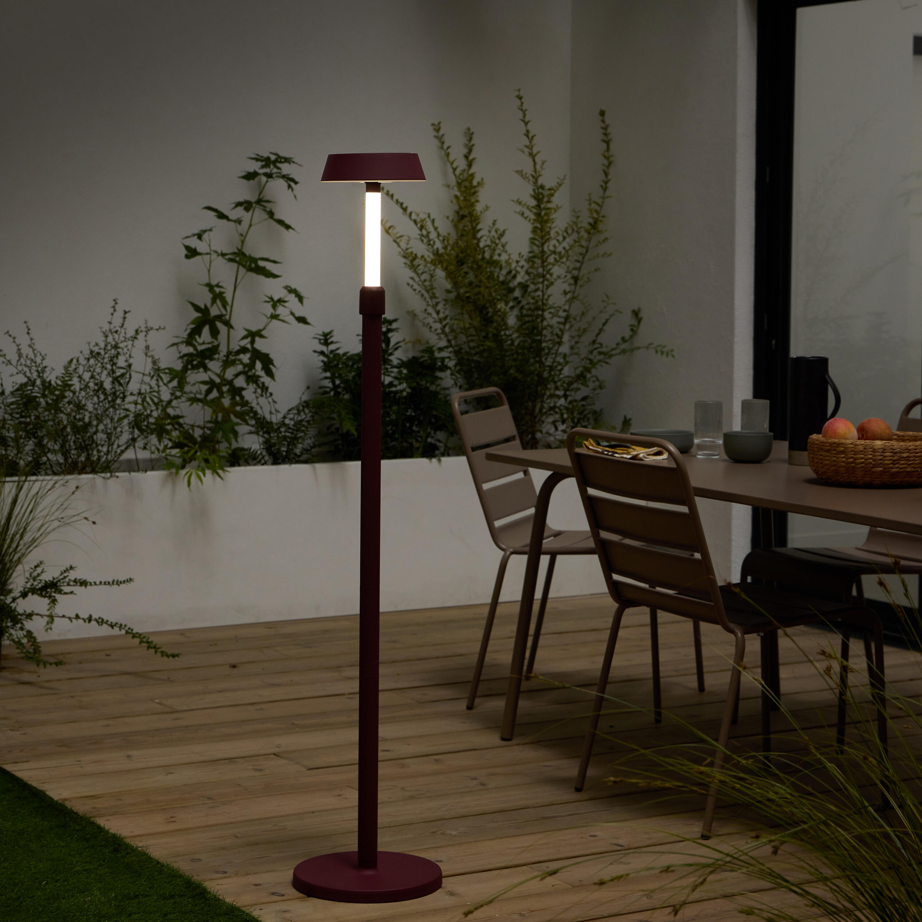 Farola solar de jardín exterior LED Naxos INSPIRE 500 lúmenes, aluminio ...