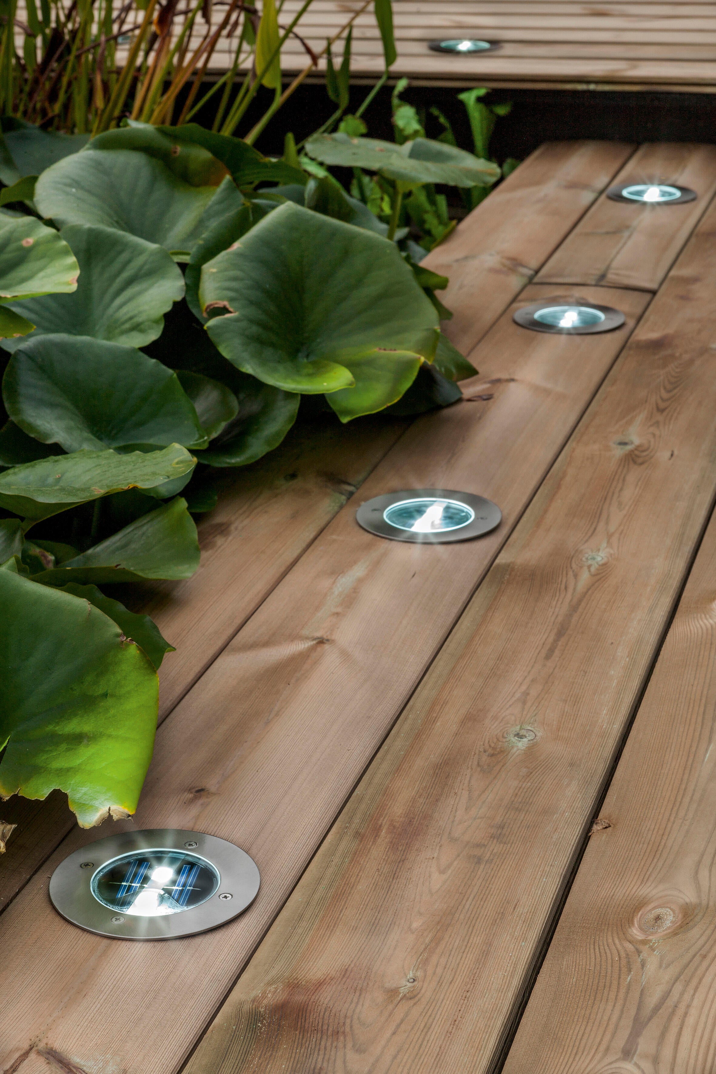 Spots extérieur à encastrer : la lumière à fleur de sol | Leroy Merlin