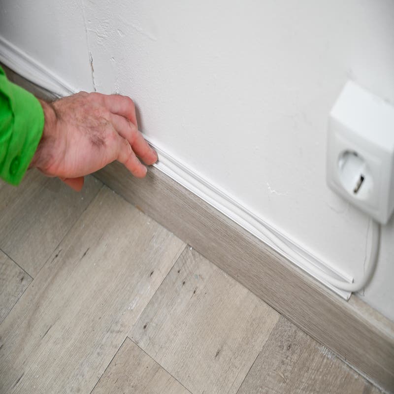 Cómo cambiar un enchufe de sitio sin obras | Leroy Merlin