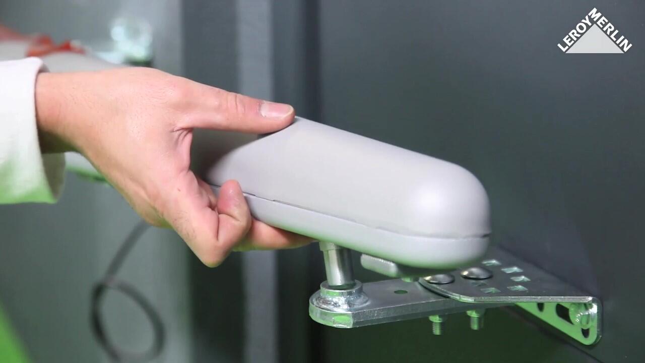 Comment motoriser un portail à verins ? | Leroy Merlin