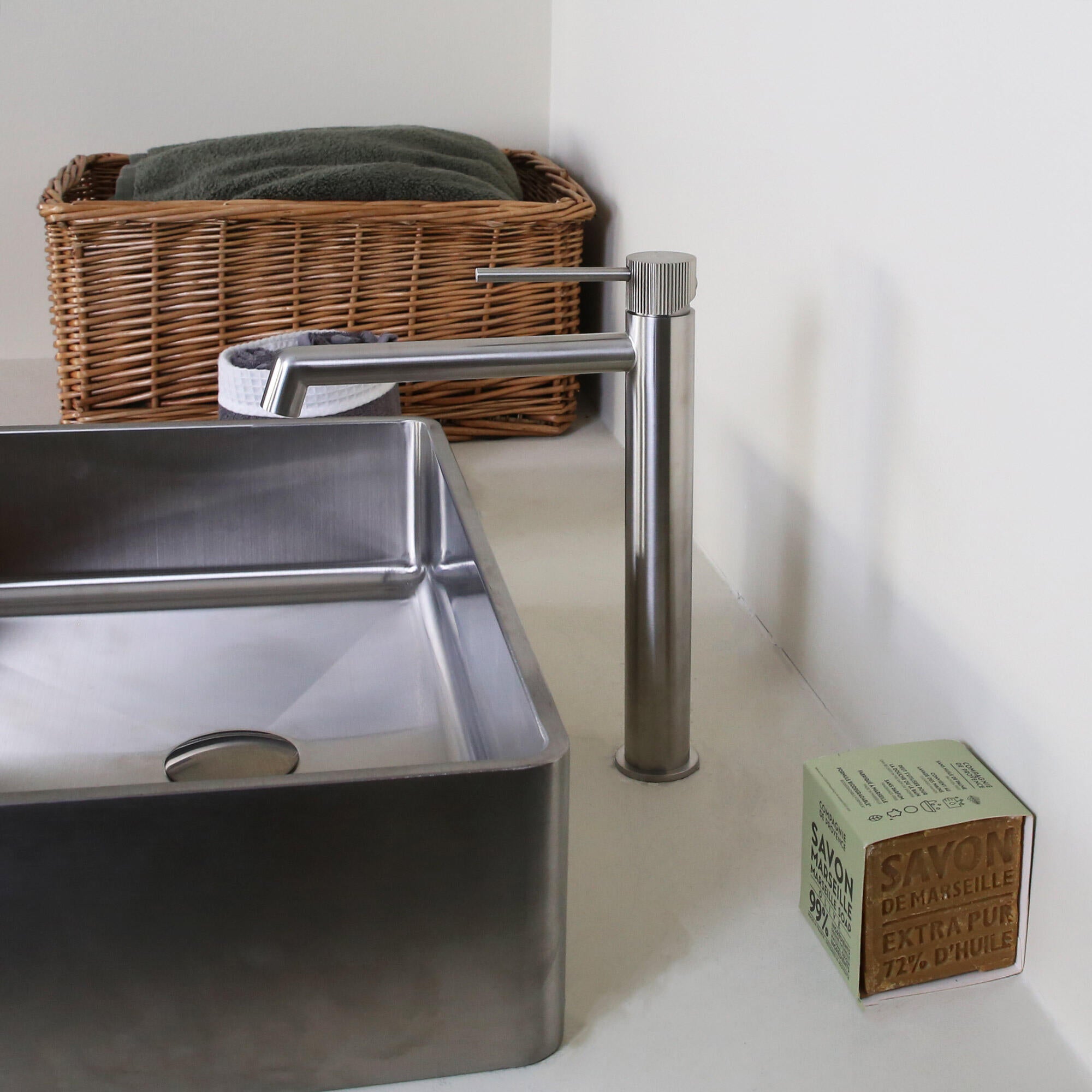 Mitigeur de lavabo finition inox XL, Esseline, ESSEBAGNO | Leroy Merlin