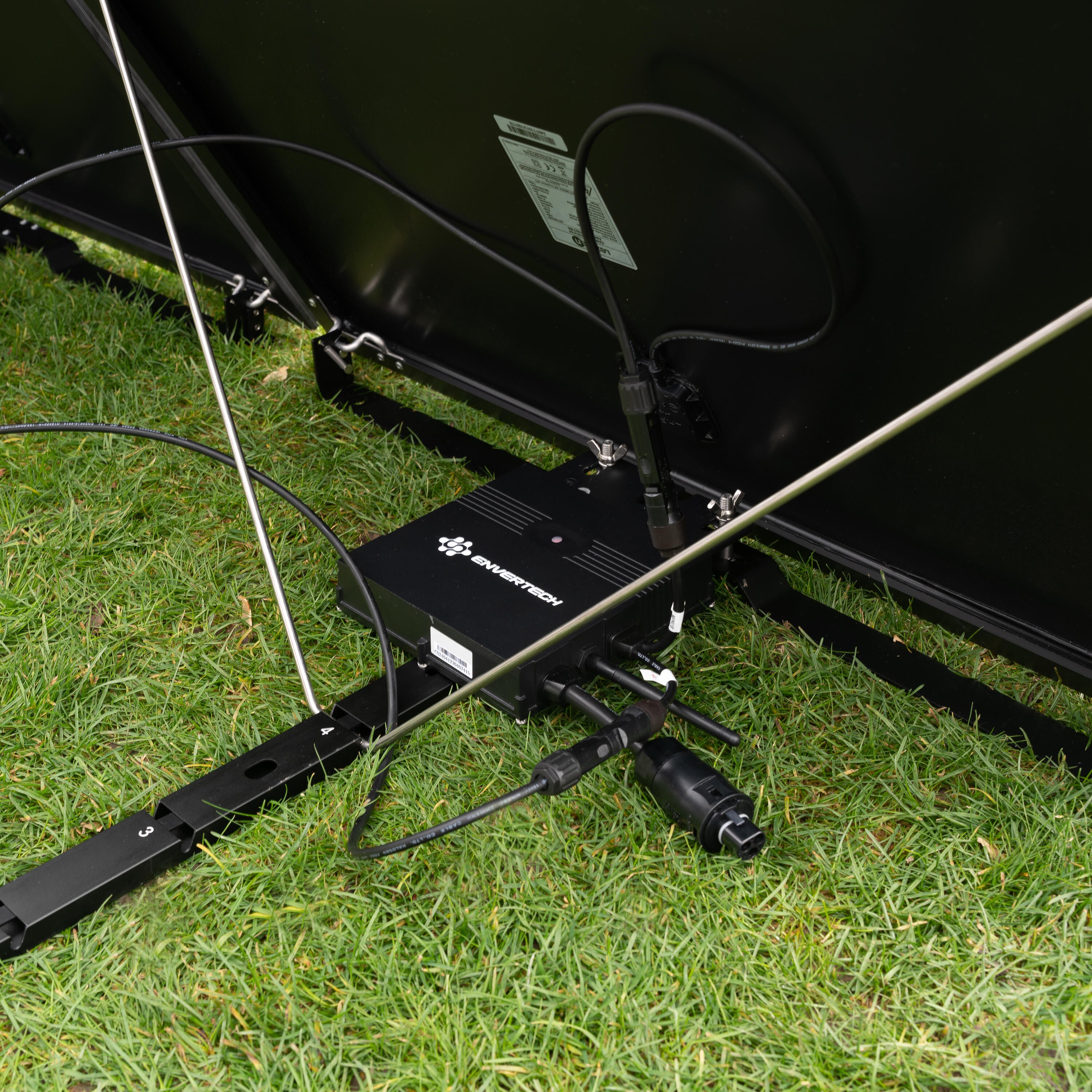 Kit Solar enchufable LEXMAN 4 paneles rígidos 440W para pared/suelo ...