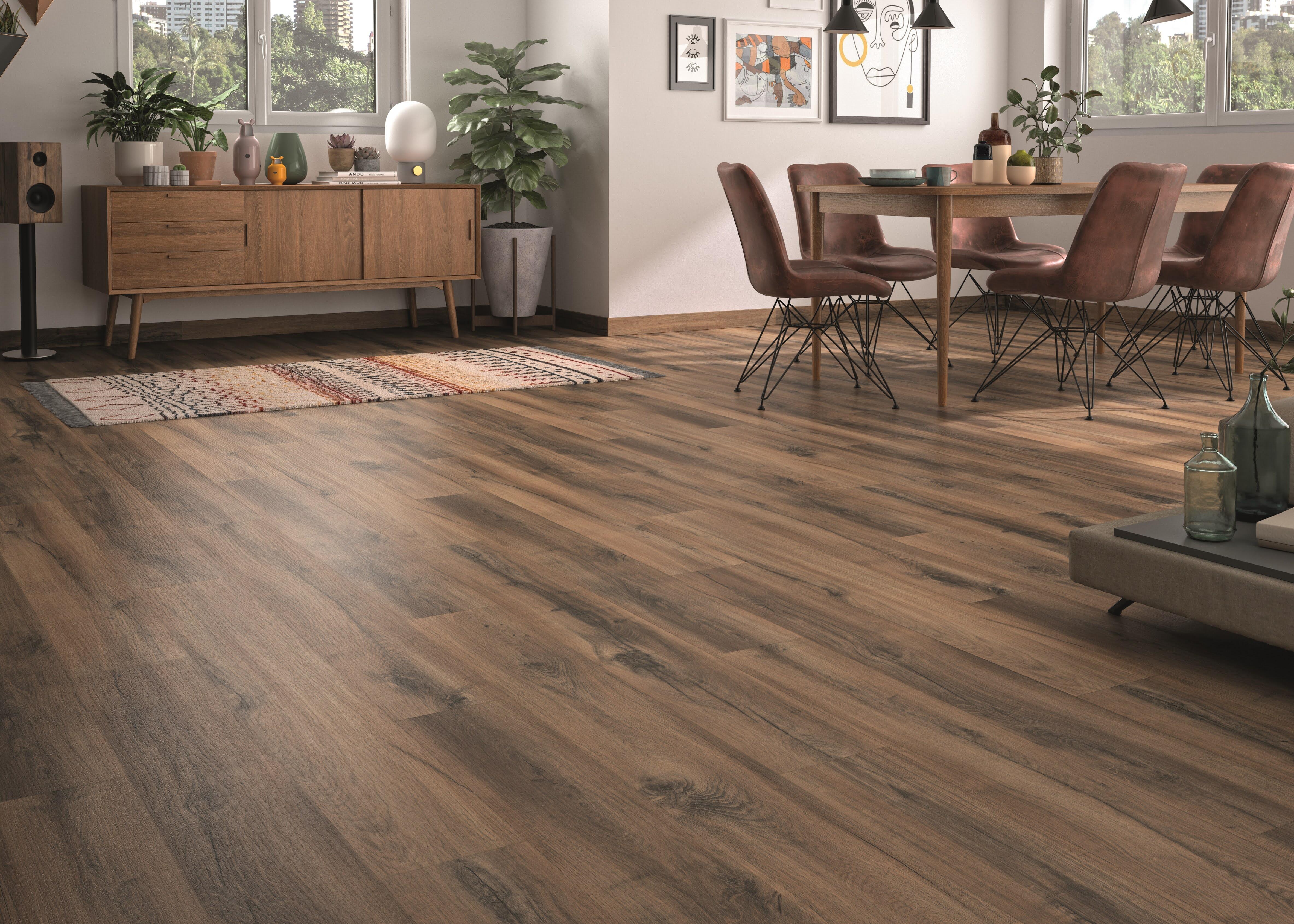 PAVIMENTO LAMINADO MAREKE AC5 BISELADO 8MM CLASSE 33 | Obramat
