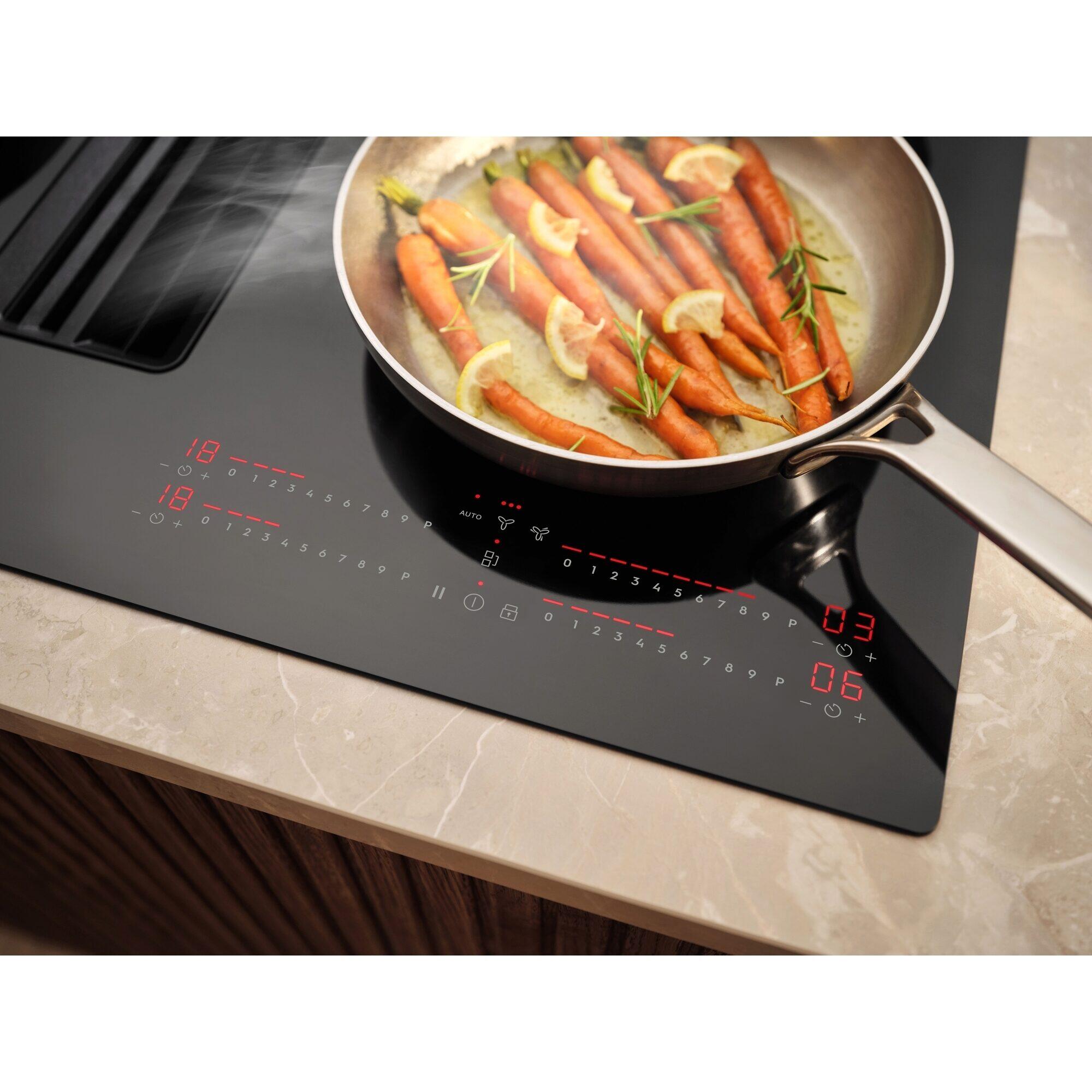 Plaque à induction aspirante 4 foyers ELECTROLUX KCC83443 Noir | Leroy ...