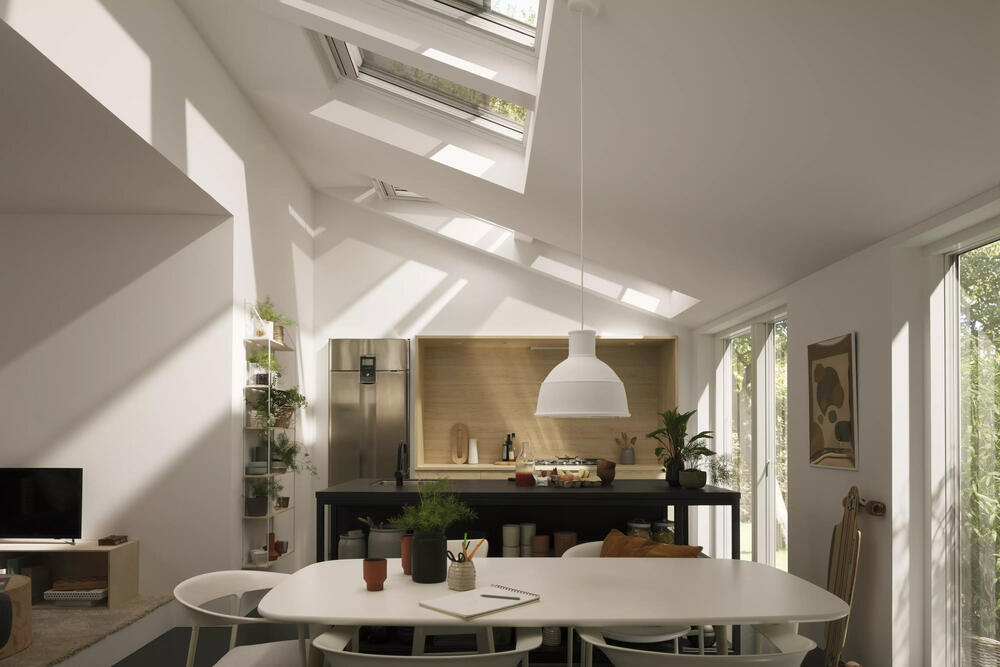 VELUX 114 x 118 Confort solaire WhiteFinish bois blanc GGL SK06 | Leroy ...