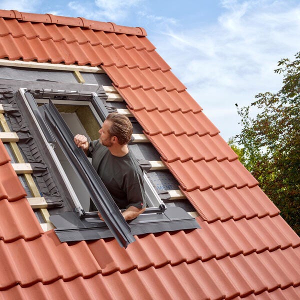 VELUX 114 x 140 Confort solaire WhiteFinish bois blanc GGL SK08 | Leroy ...