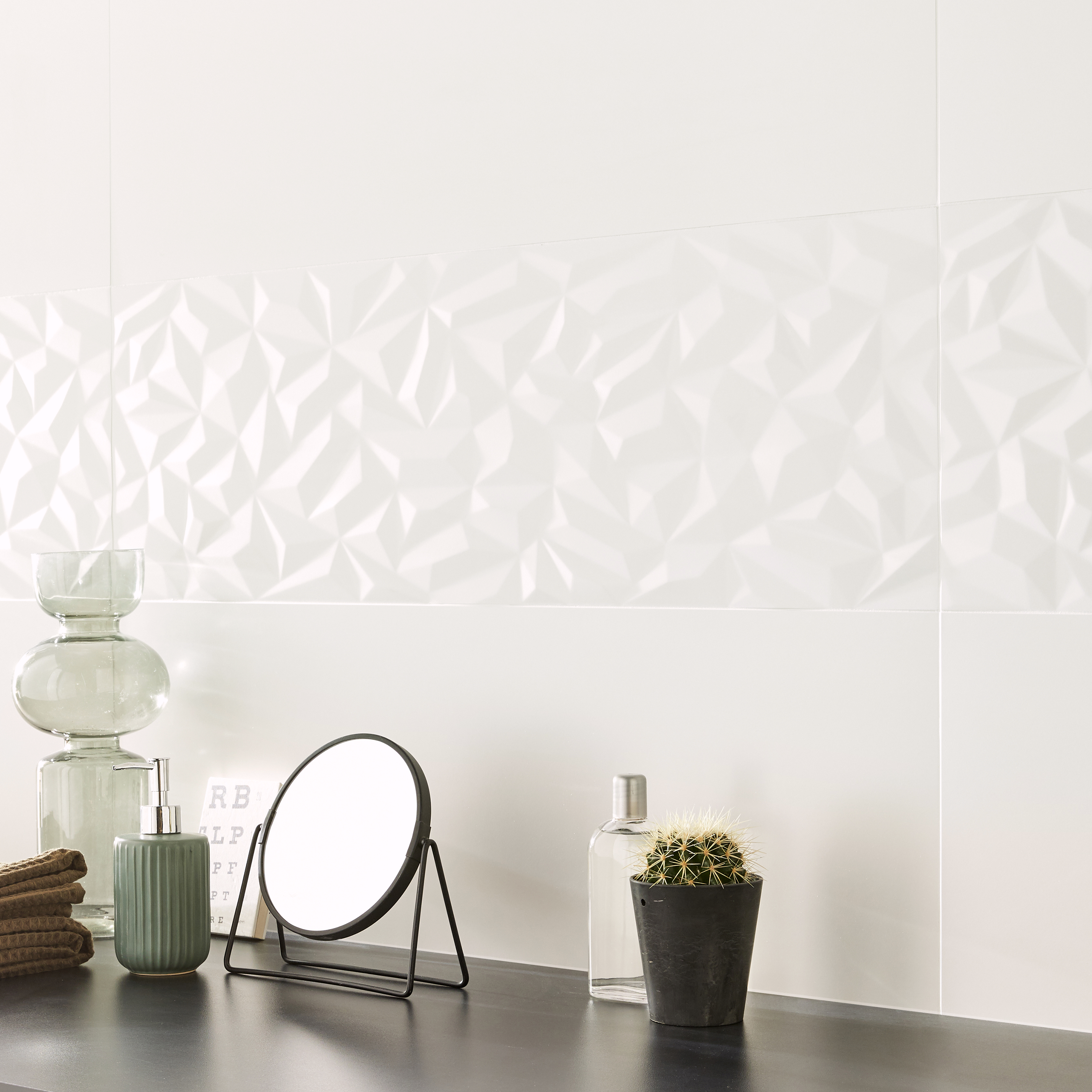 Carrelage mur intérieur effet relief blanc Arctic origami l.30x L.90cm ...