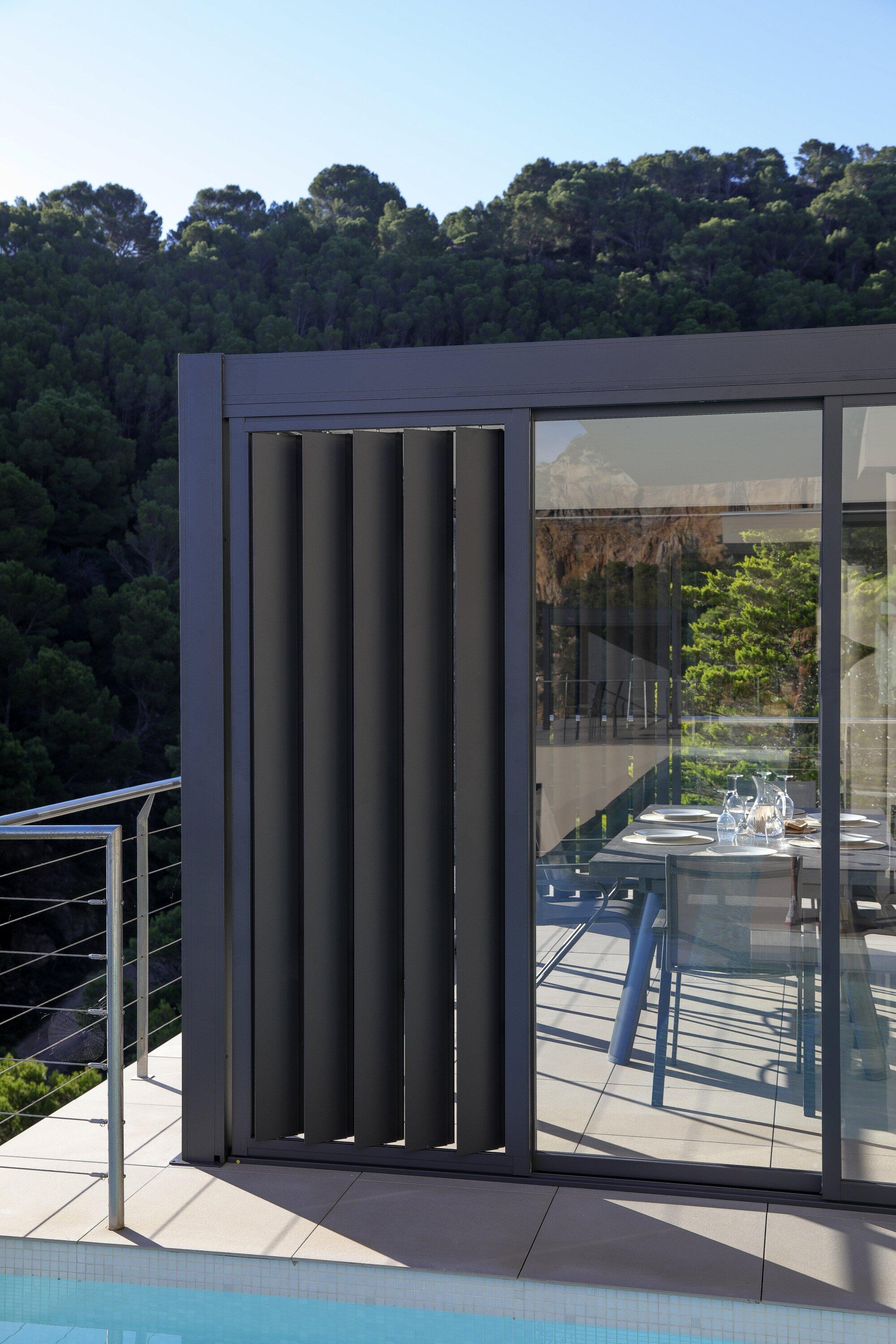 Persienne pour pergola Pivoine 5x3m en aluminium gris, 235 x 98 x 6 cm ...