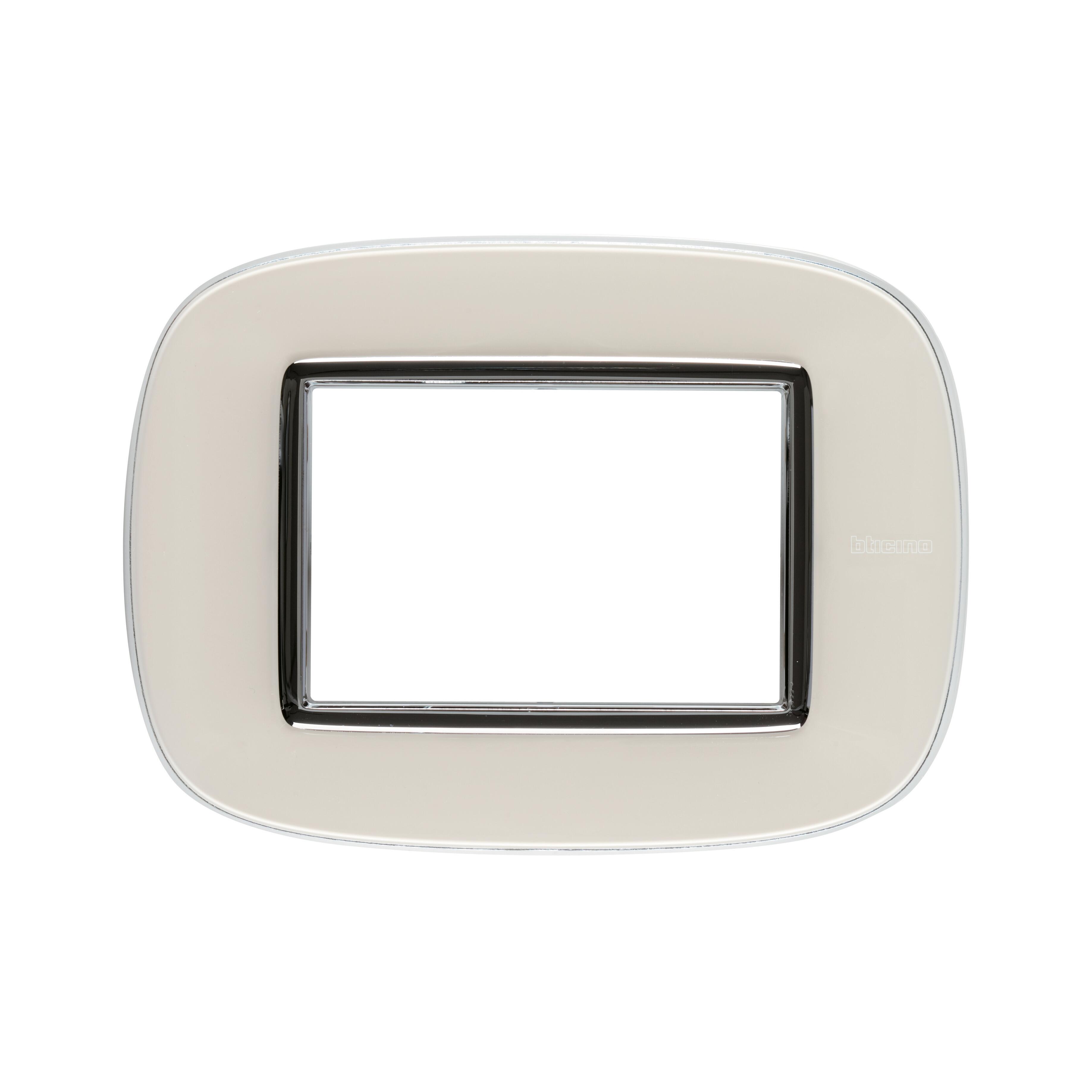 Placca 3 moduli serie Axolute BTICINO avorio liquid | Leroy Merlin