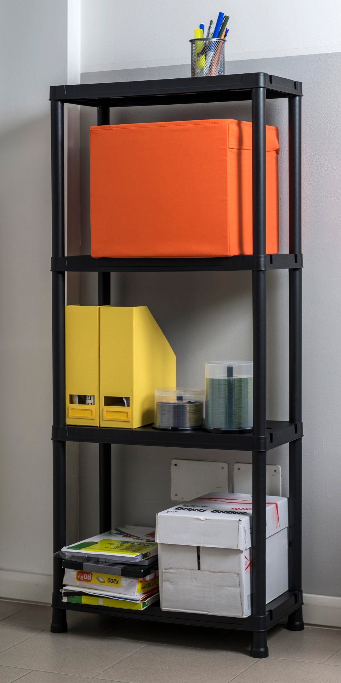 Ραφιέρα πλαστική με 4 ράφια Υ138xΒ30xΜ60 cm