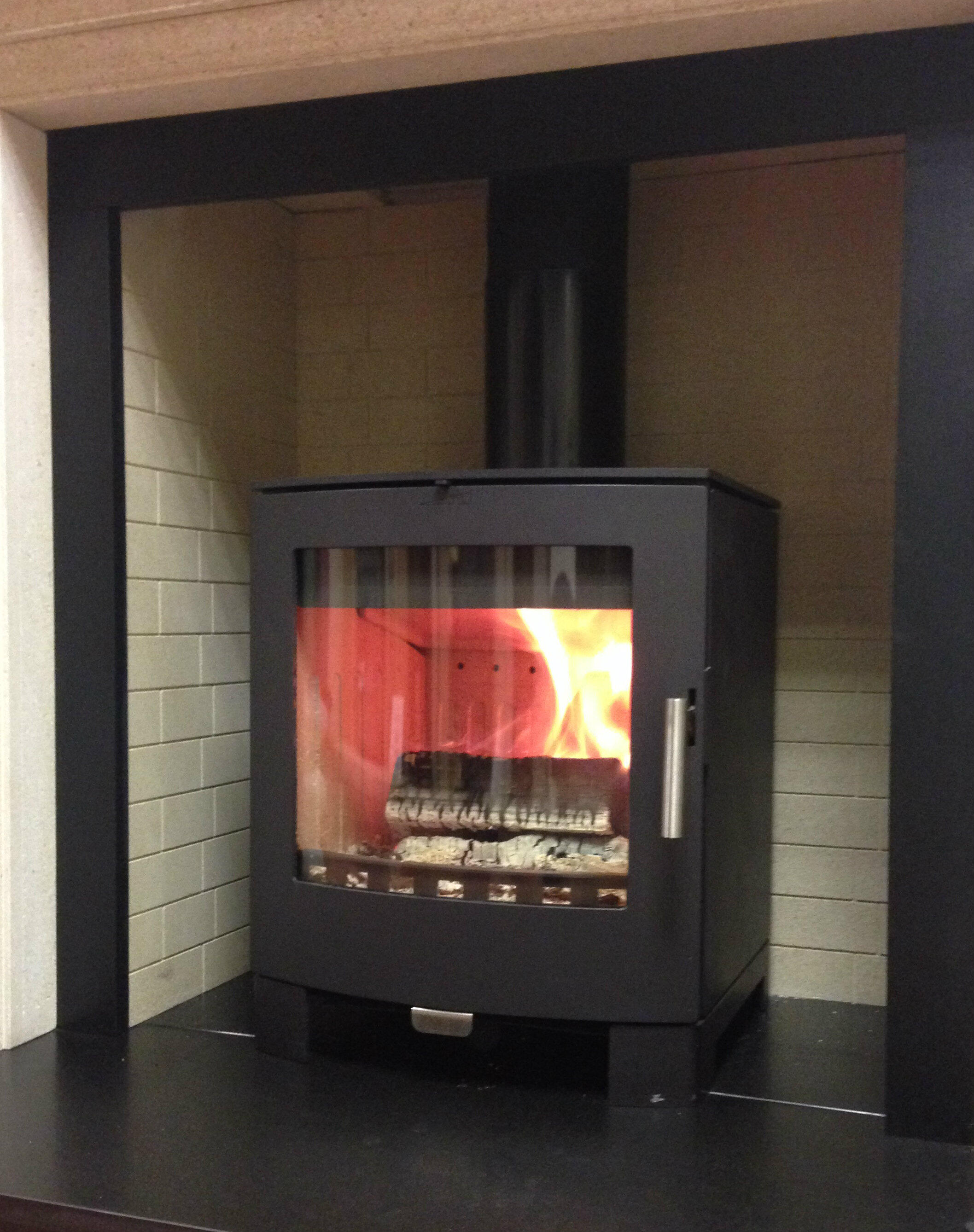 Poêle à bûche ADURO 16 noir noir, 5 kW | Leroy Merlin
