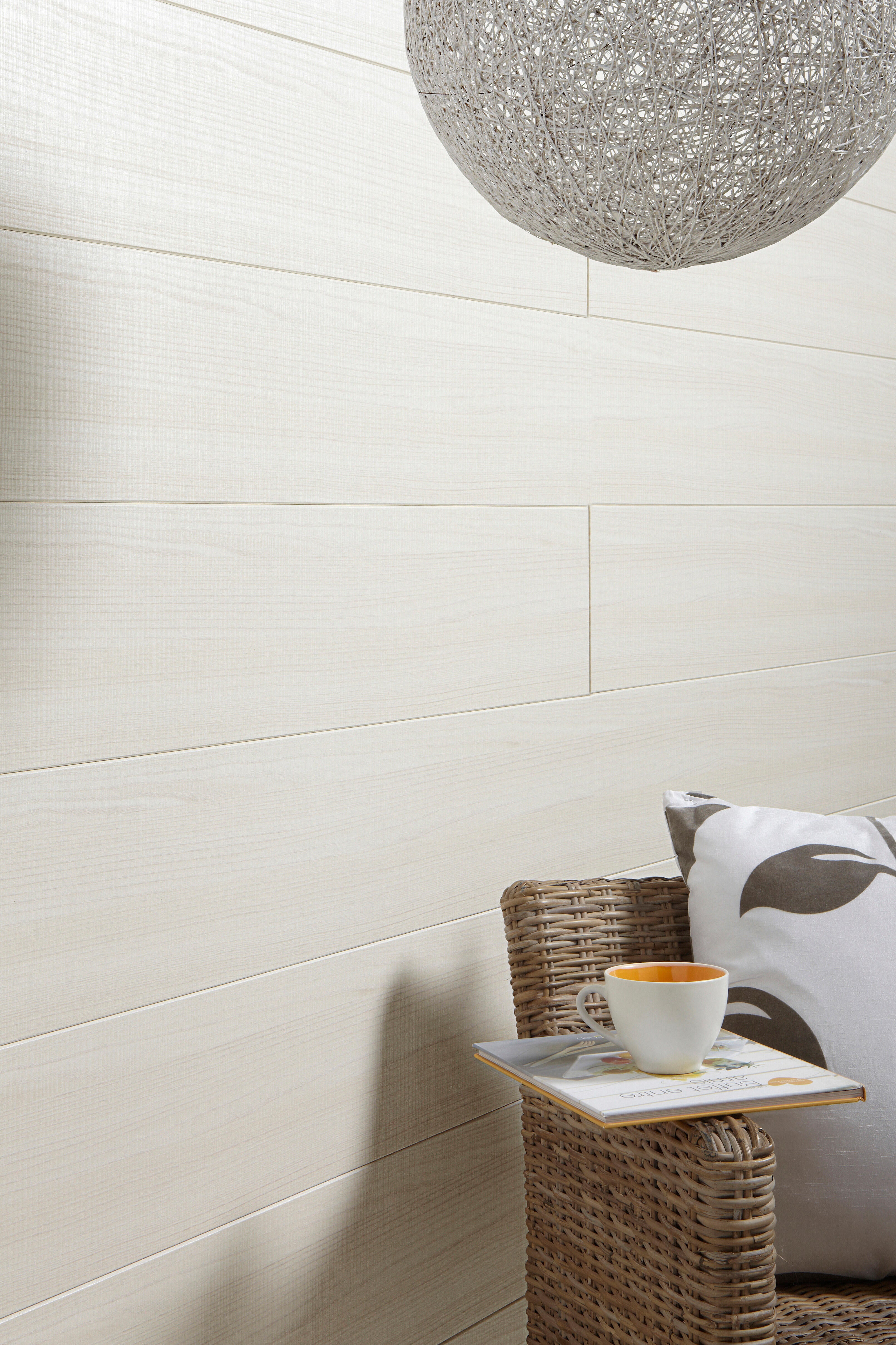 Lambris MDF revêtu, décor frêne blanc KOSCHE, L.129 x l.19 cm | Leroy ...