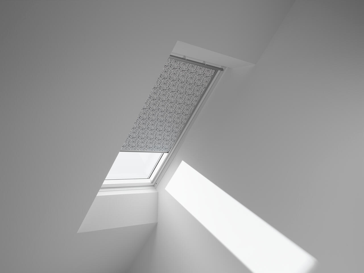 Store VELUX occultant solaire imprimé géométrique DSL 102 | Leroy Merlin