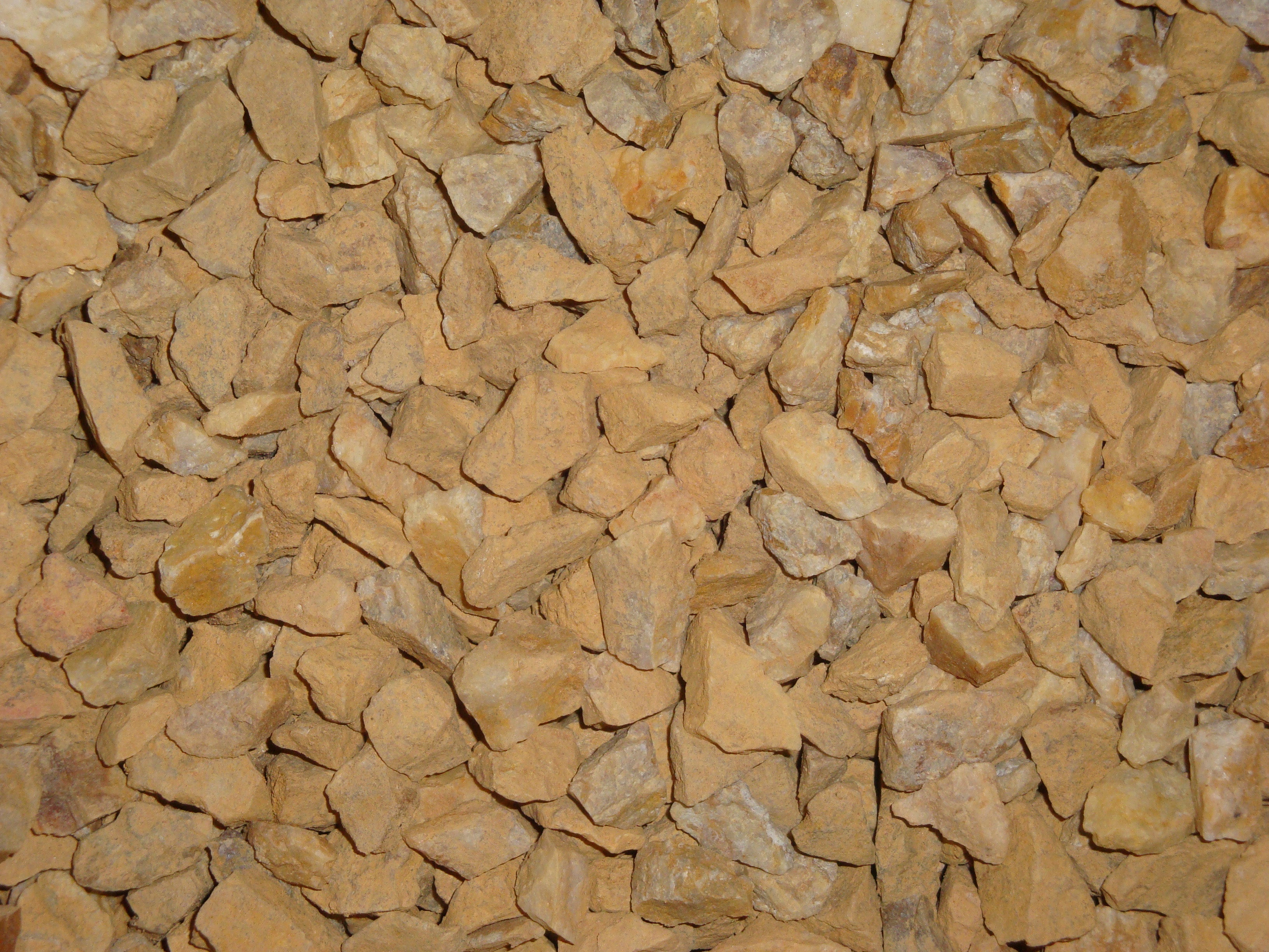 Graviers pierre naturelle Quartz jaune 6/14mm, 25 kg | Leroy Merlin