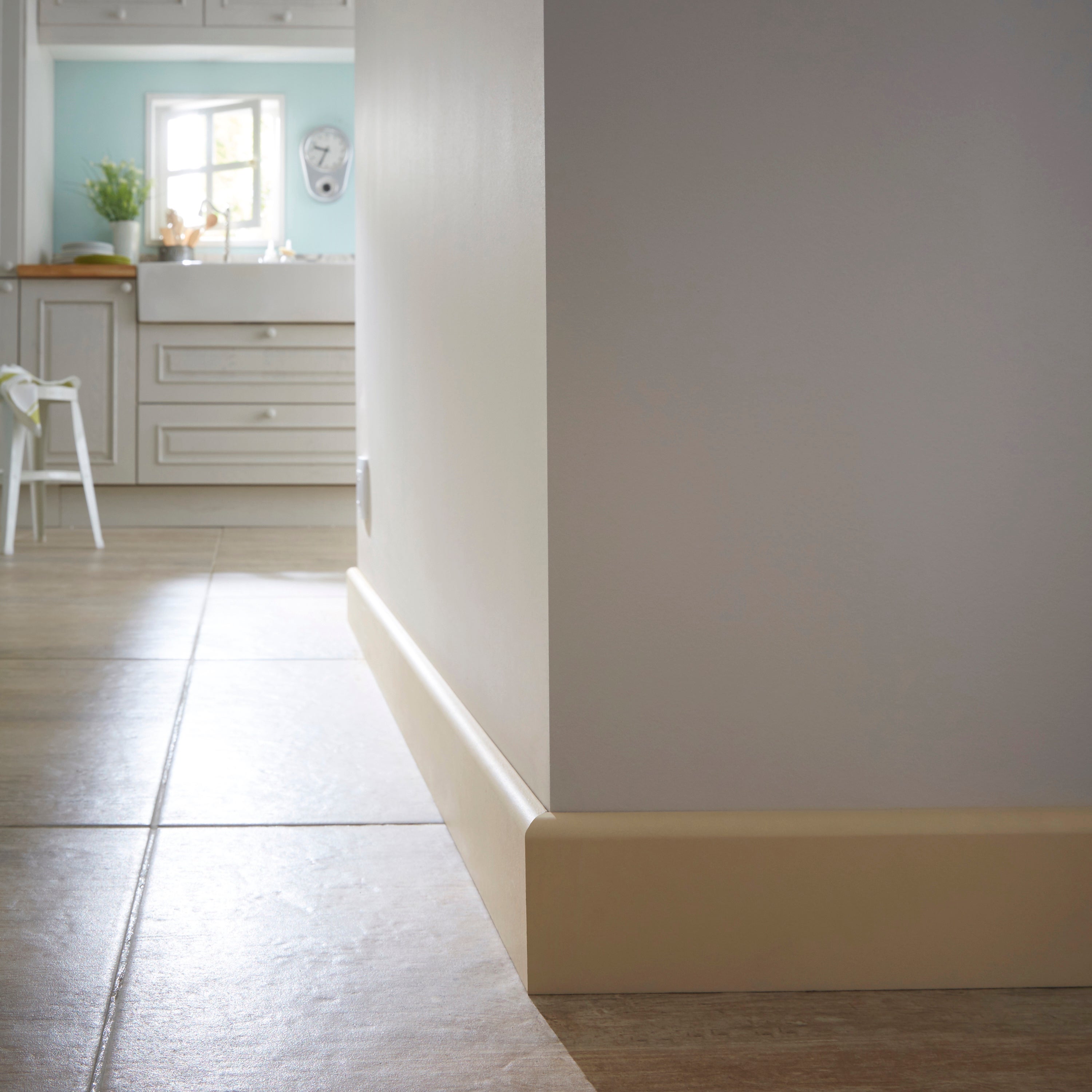 Plinthe médium (MDF) arrondie, 14 x 80 mm, L.2.2 m | Leroy Merlin