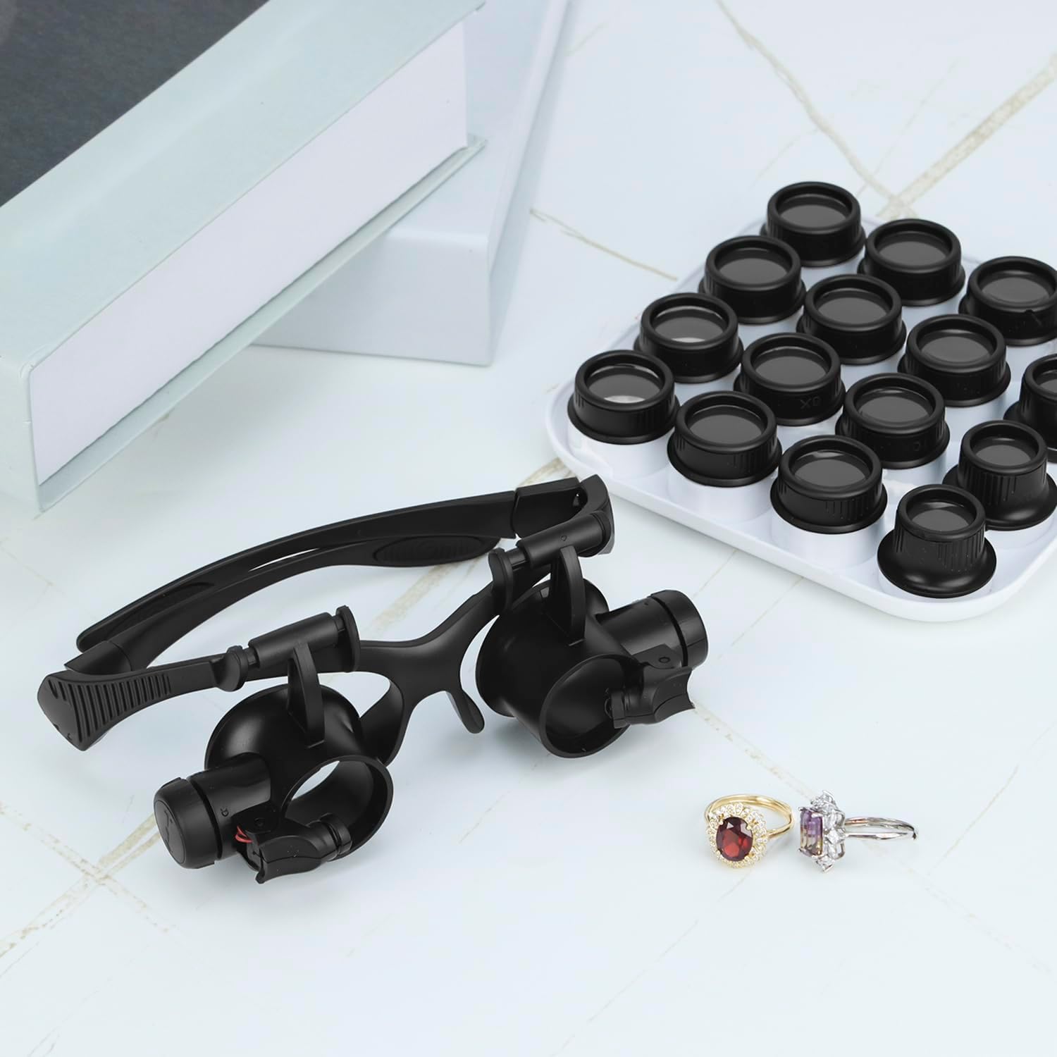 Lunettes avec 2 lampes LED - 8 verres interchangeables (2,5X, 4X, 6X ...