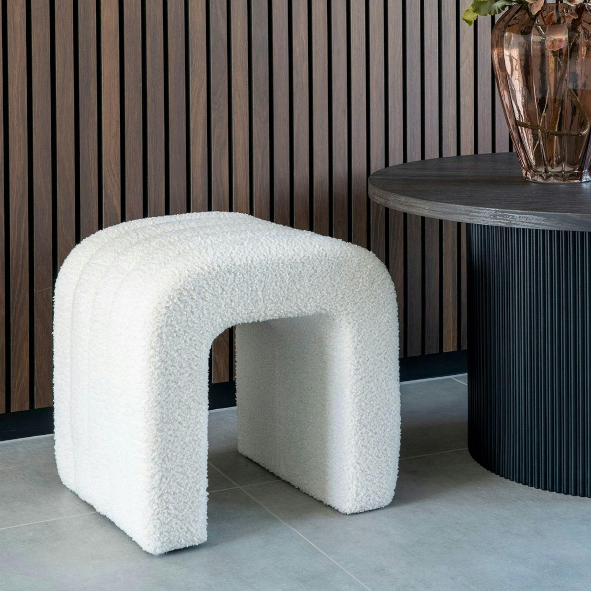 Pouf tabouret design blanc, effet fourrure BRUGES | Leroy Merlin