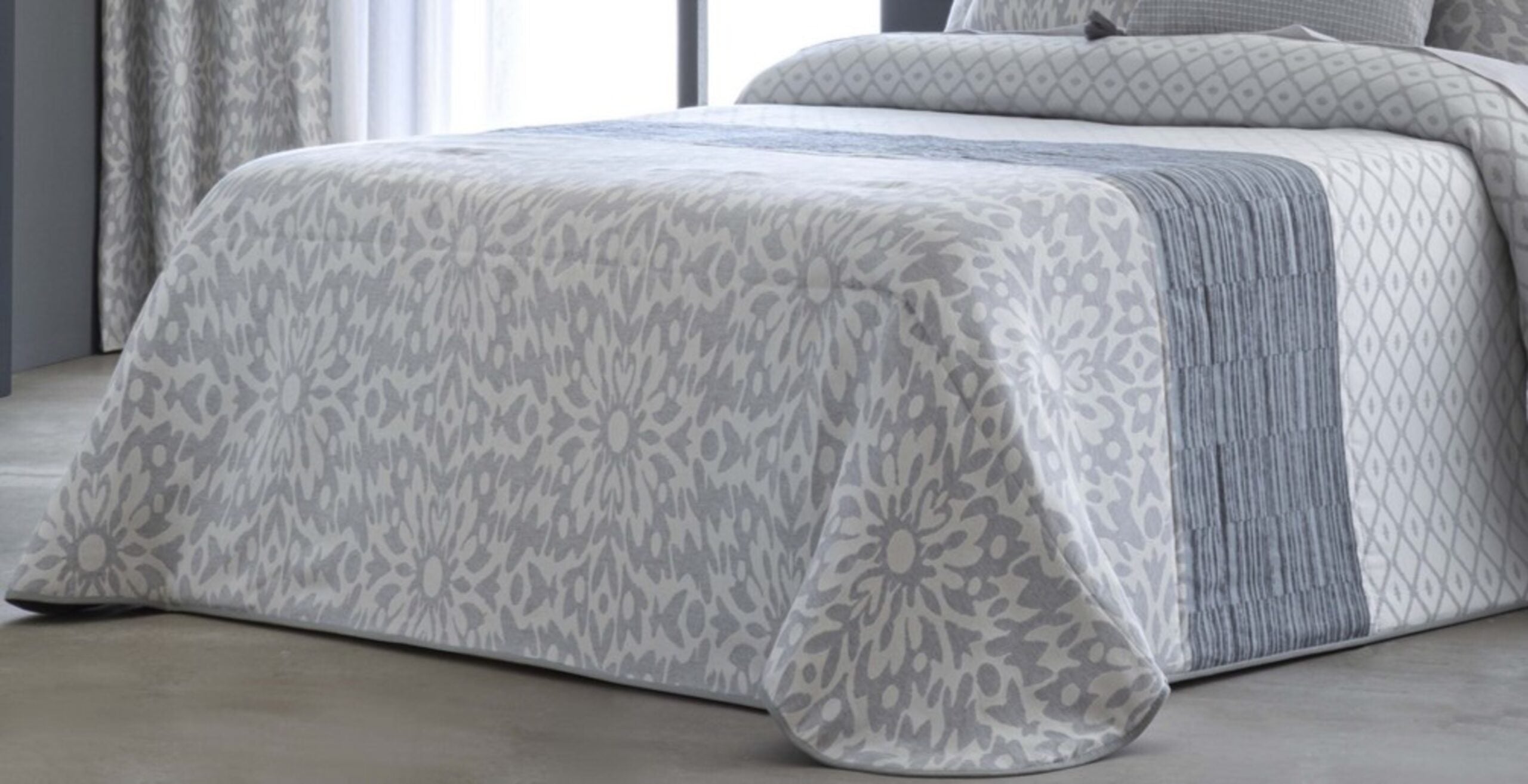 Edredón Conforter Jacquard con Reverso Sherpa Belmonte Gris para Cama ...