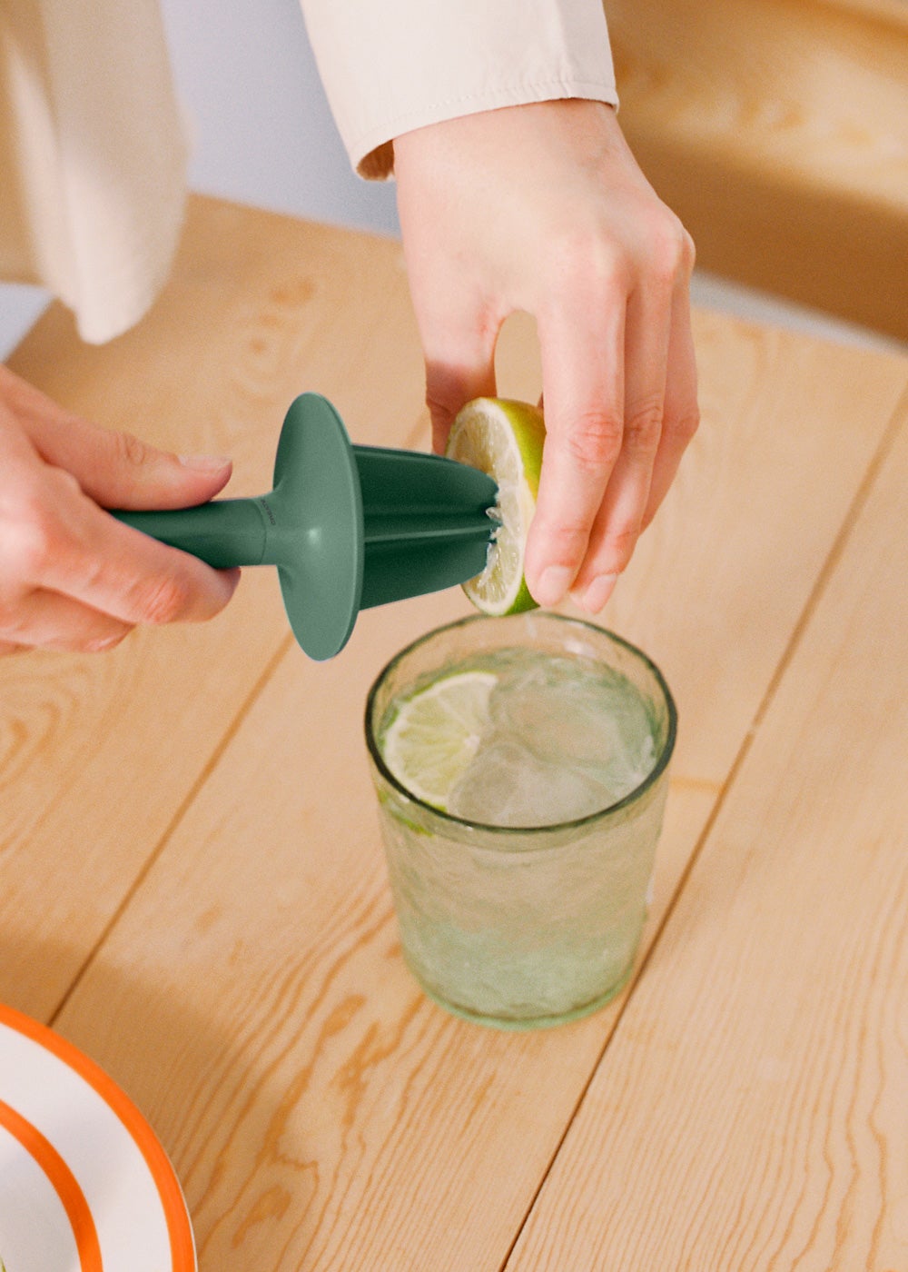 CREATE - KITCHENWARE STUDIO - Exprimidor de limón manual | Leroy Merlin
