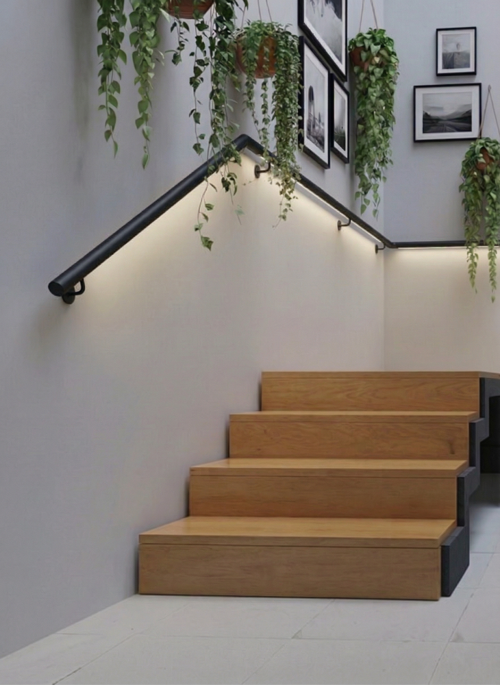 Pasamano de acero inoxidable COLOR NEGRO con LEDs -6 metros | Leroy Merlin