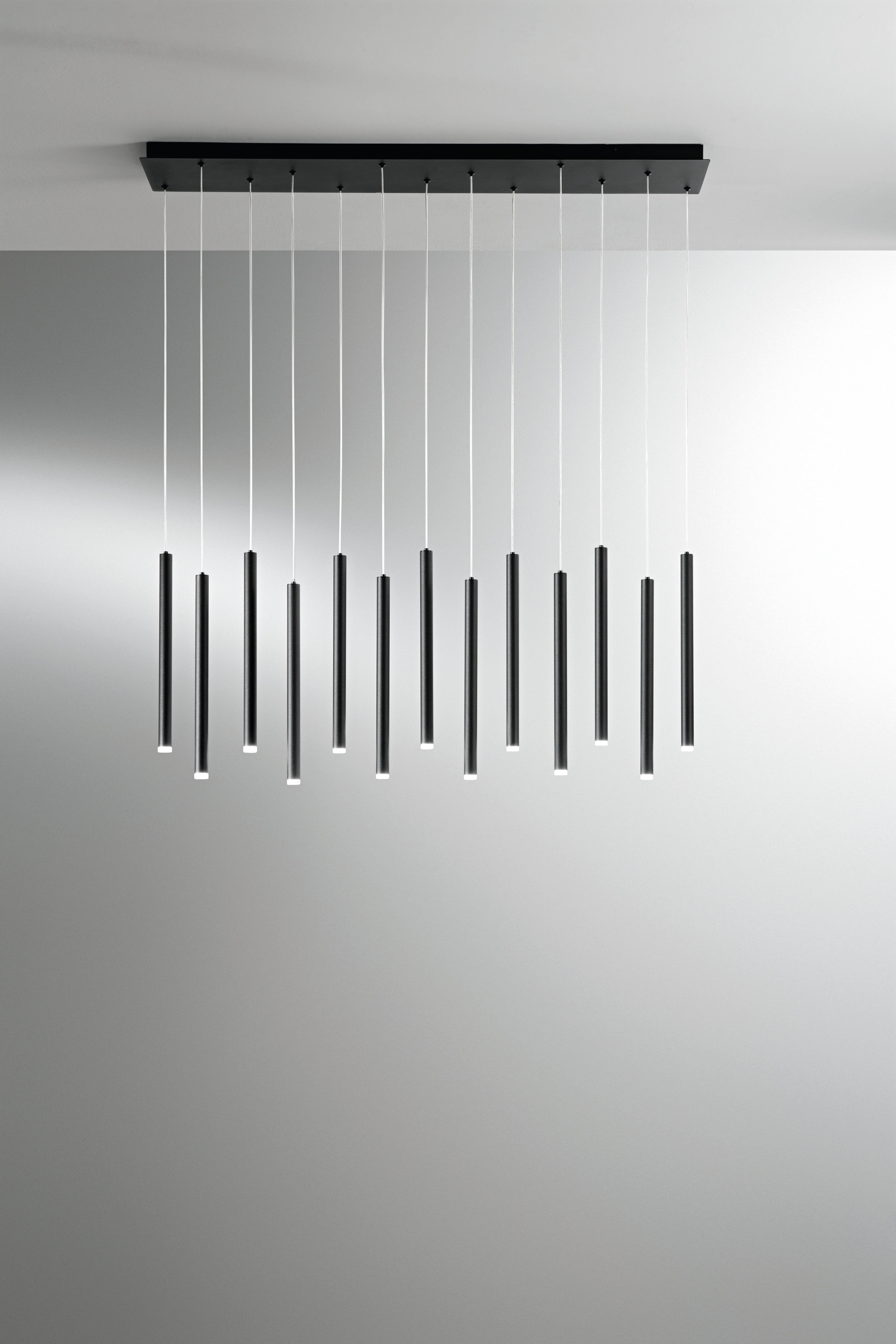 Suspension LED PYPE à 13 suspensions en métal noir 65W avec fonction ...