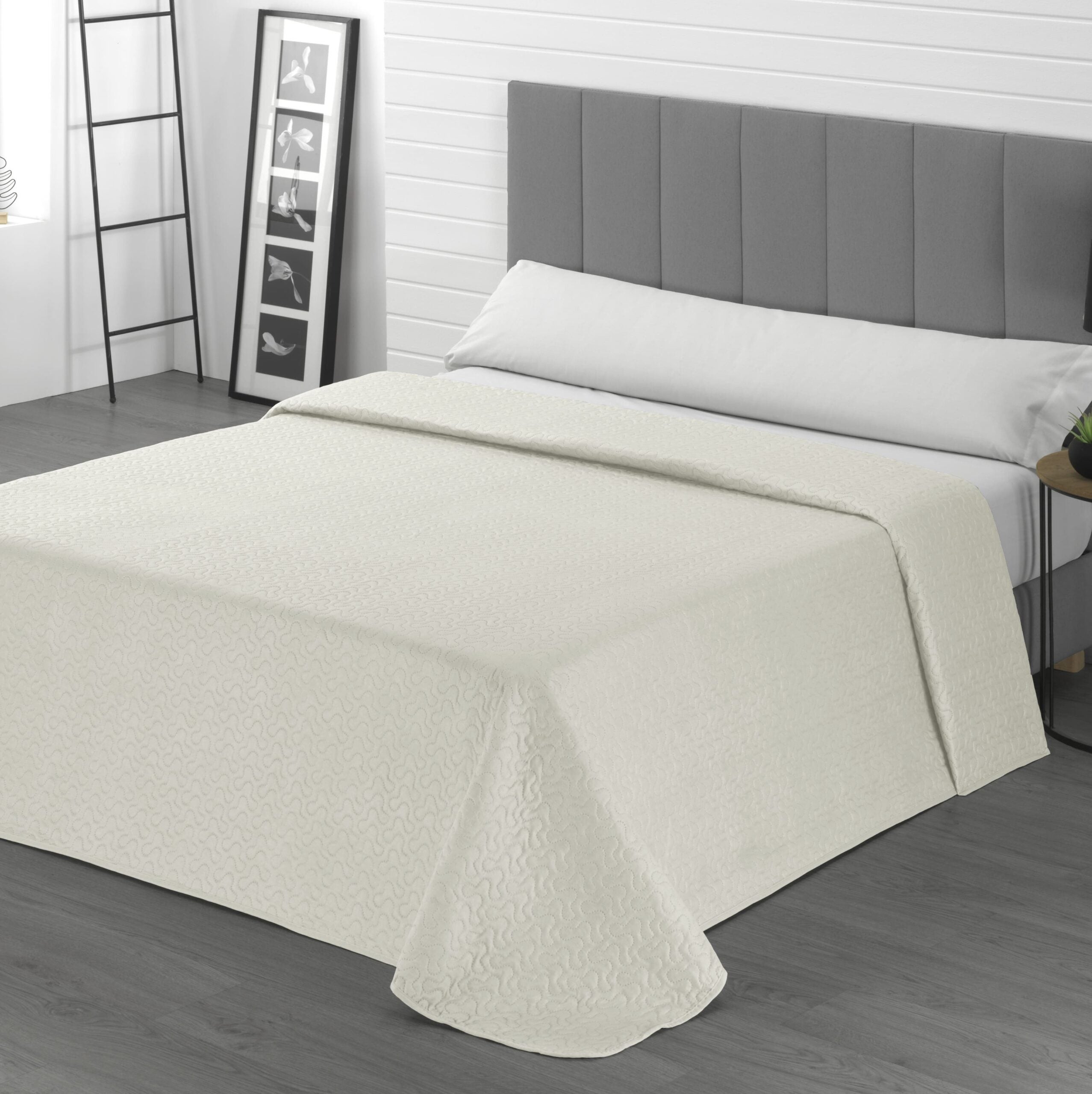 Colcha Design Reversible Beige Cama 150cm Donegal Collections | Leroy ...